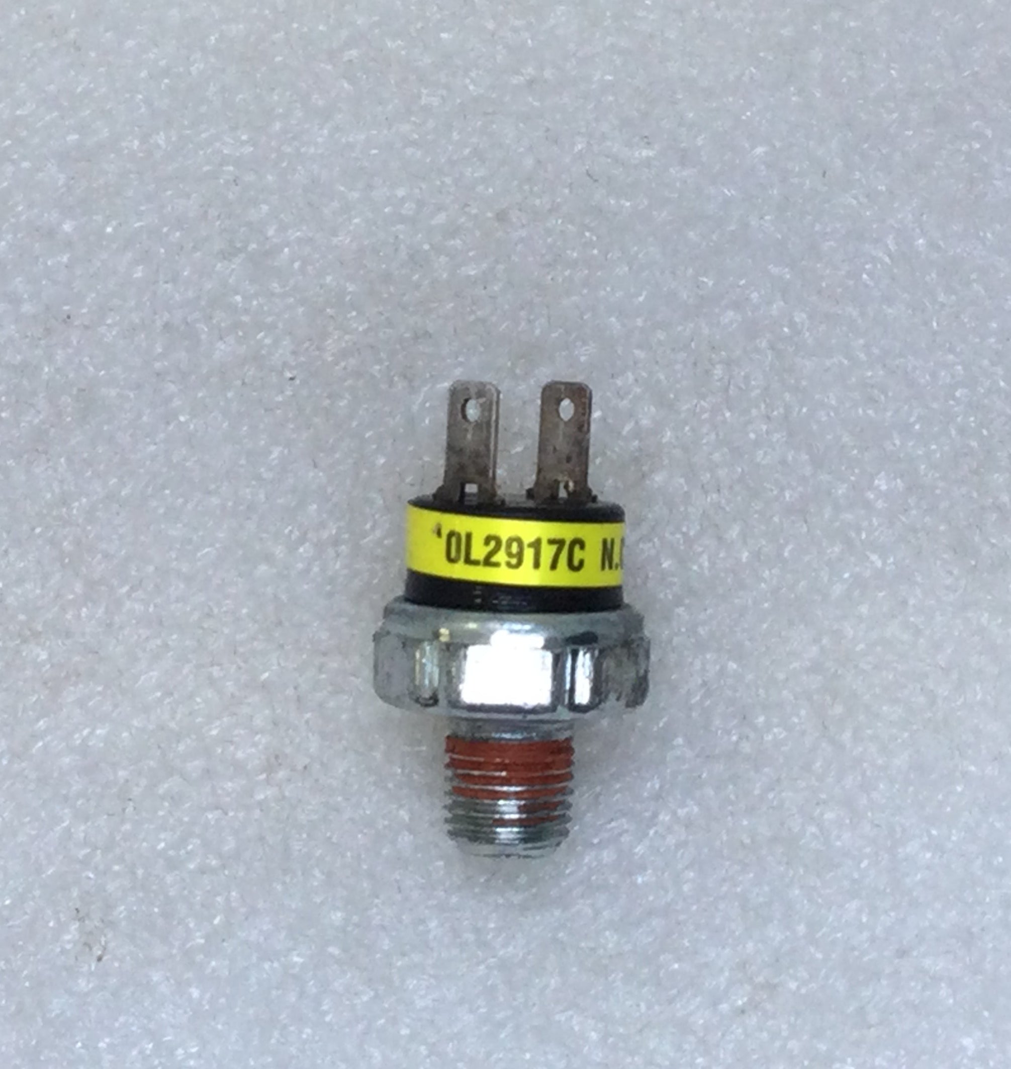 Generac 0065511 22Kw 183.3 Amp 1 Phase 10 PSI Low Oil Pressure Switch