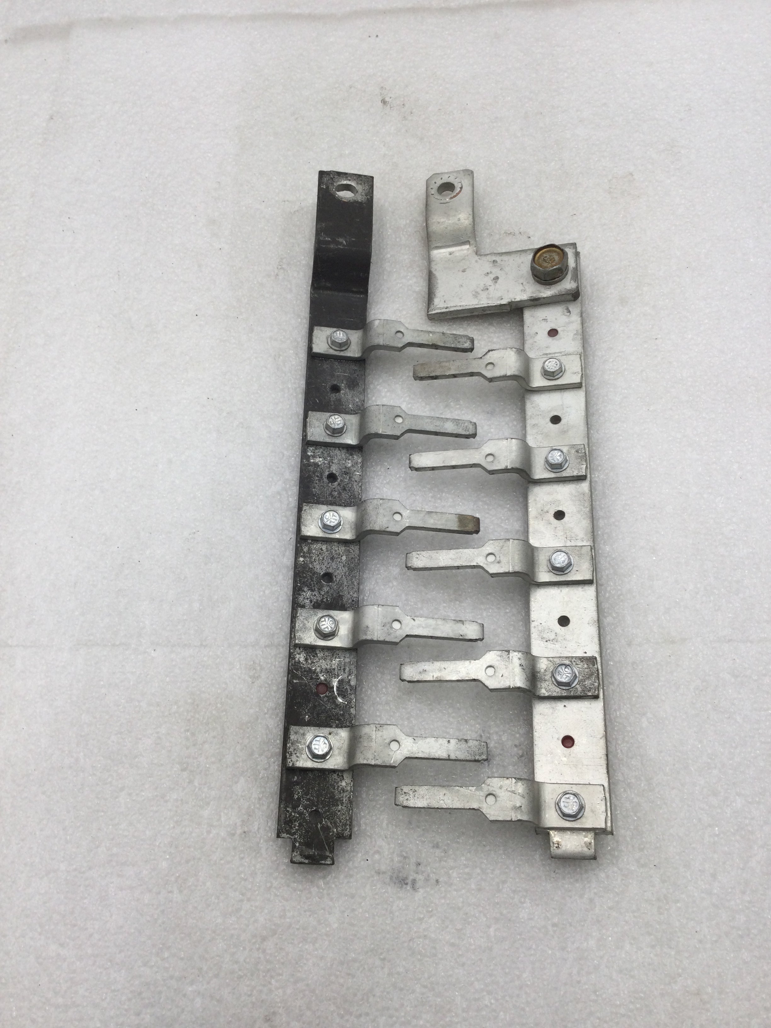 Square D QON Series 10 Space Load Center Left & Right Breaker Buss Bar