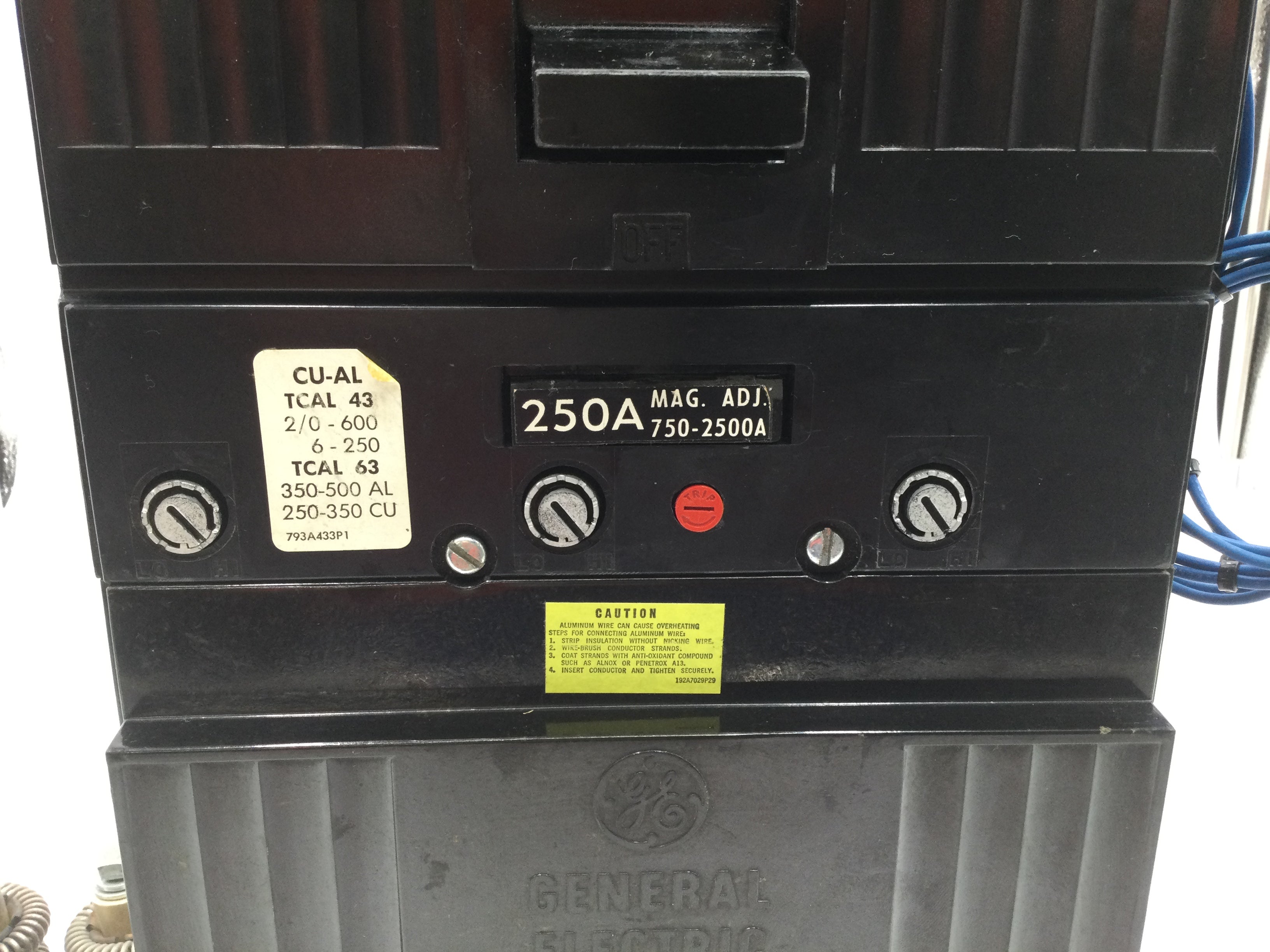 GE General Electric TB43F Tri-Break 3 Pole 600V 250 Amp Circuit Breake