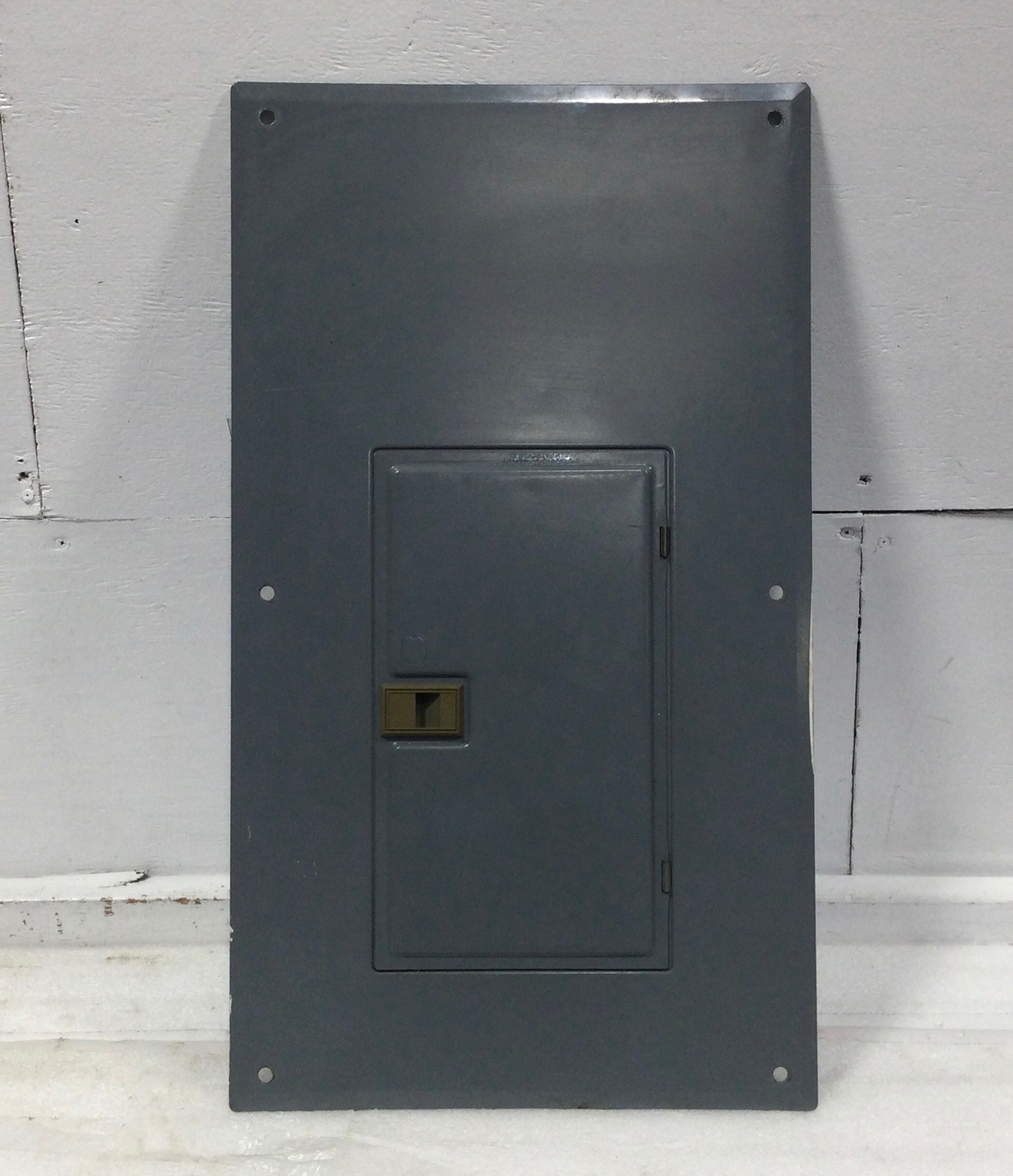 Square D QOC20U 200 Amp 20 Spaces QO Load Center/Cover Only 27 1/4" x