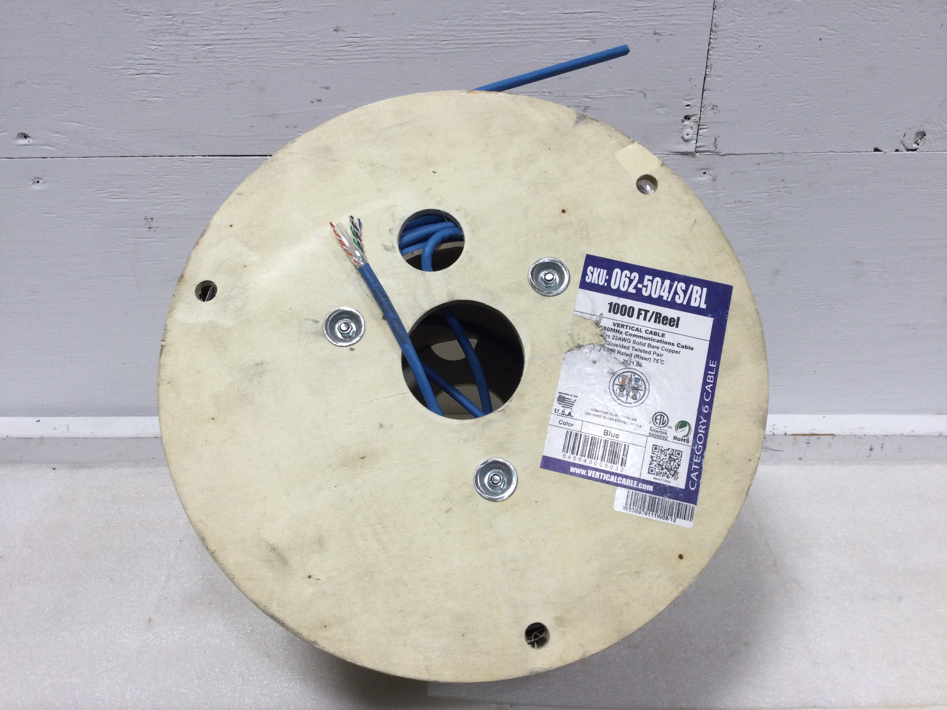 Vertical Cable 062-504/S/BL CAT 6 550 MHz Communications Cable 4 Pairs