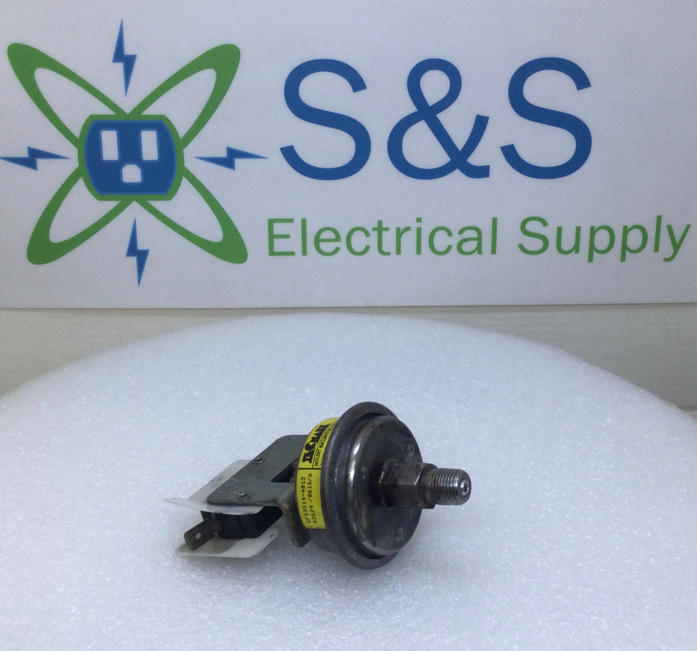Generac 0051911 30kW 125 Amp GFS3514-4013 Tecmark Low Fuel Pressure Sw