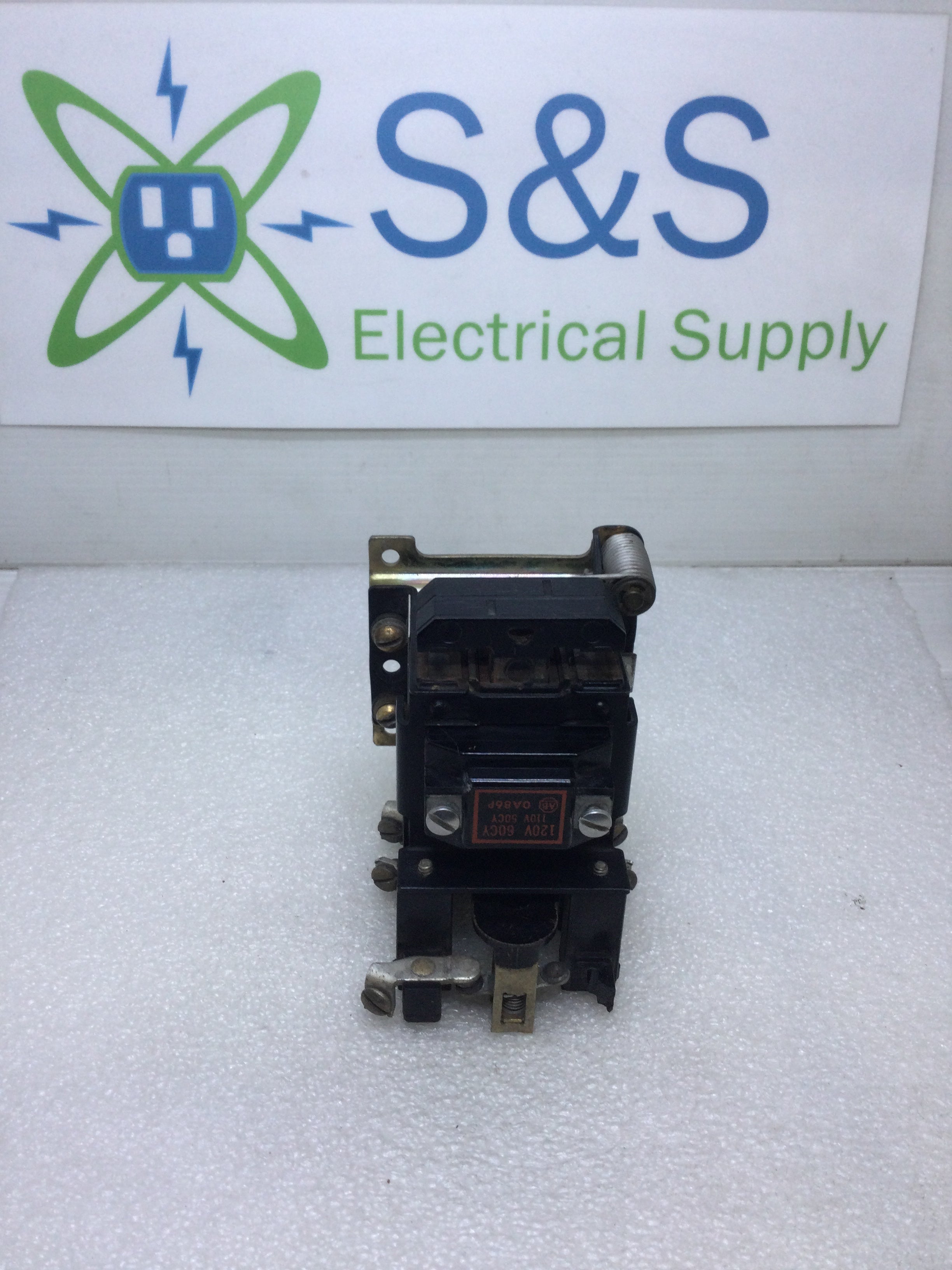 Allen-Bradley 700-B120A 10 AMP Type B AC Relay 600 VAC Max with 110/12