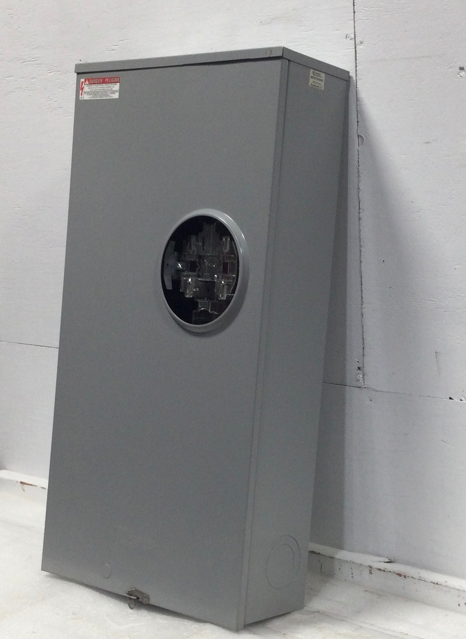 Milbank Series U-400 400 Amp 1 Phase 600V Meter Socket 34 1/2" x 17 3/