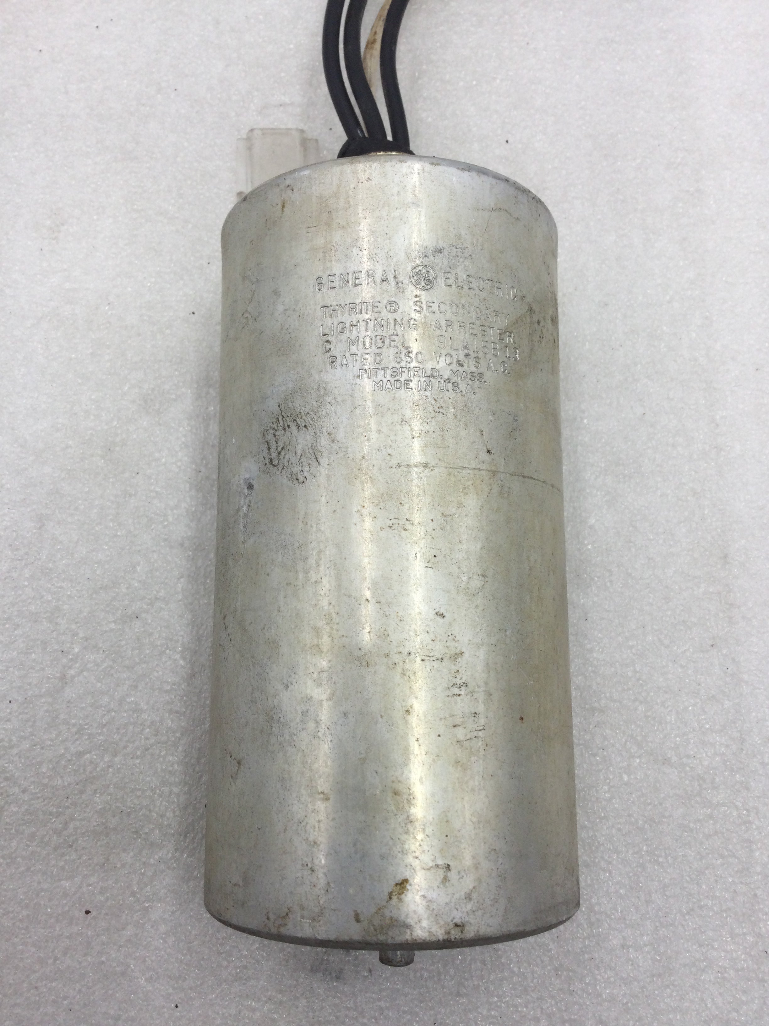 GE General Electric 9LA15B13 Thyrite Secondary Lighting Arrestor Rated