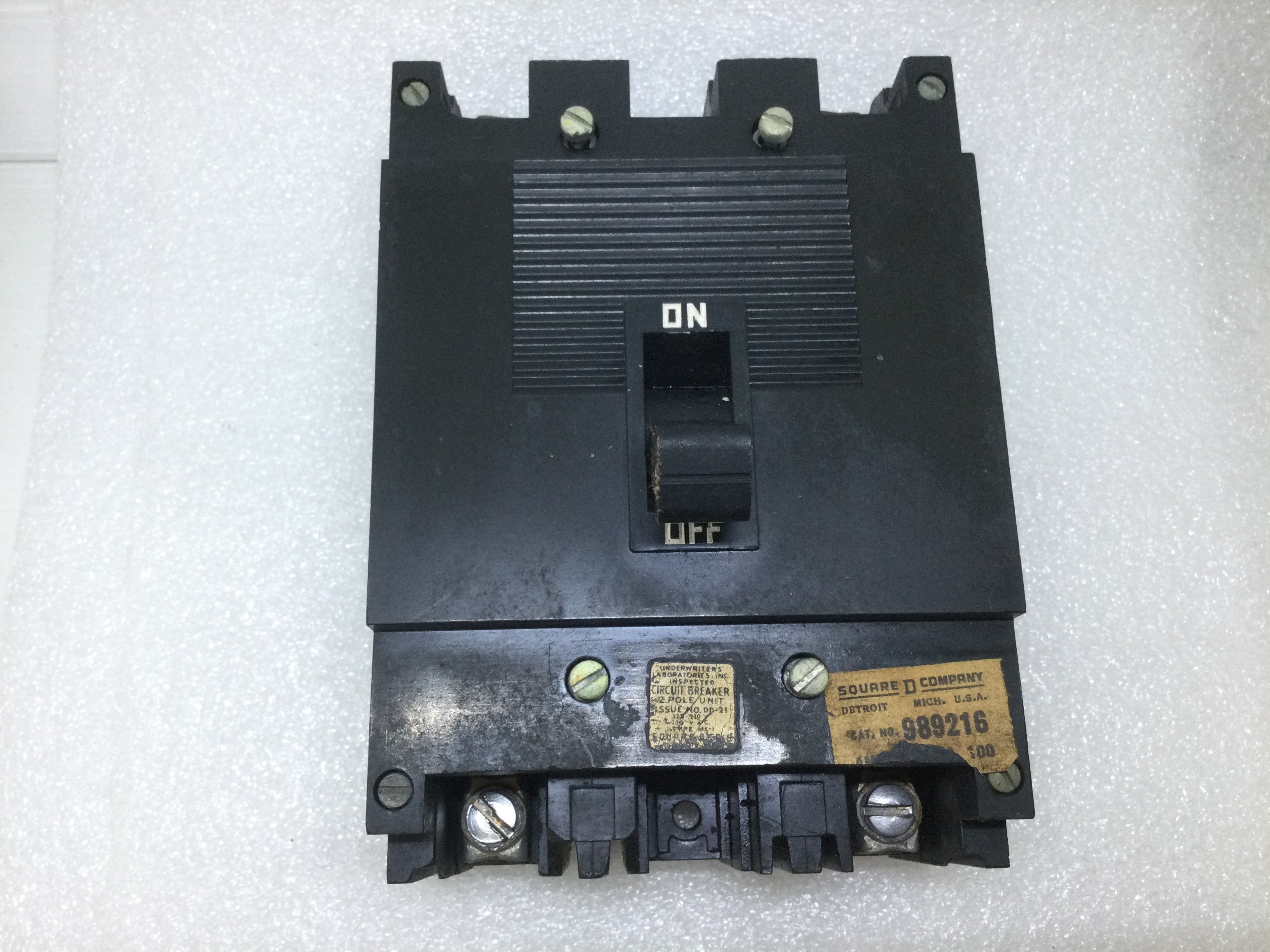 Square D Catalog No. 989216 100 Amp 2 Pole 240V Circuit Breaker