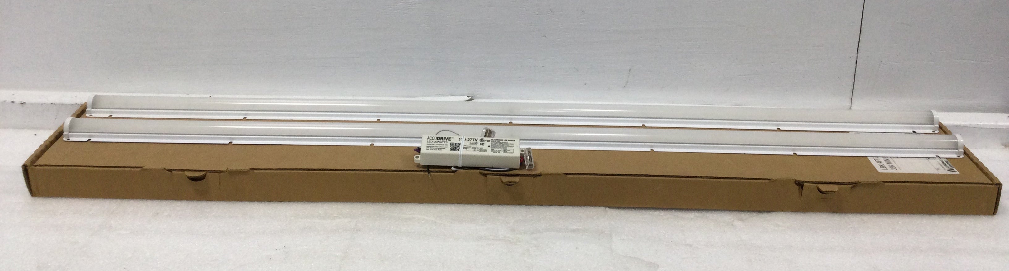 Lithonia Lighting LBK 4FT 2 3000LMHE 80CRI 35K MIN10 ZT MVOLT LED Ligh