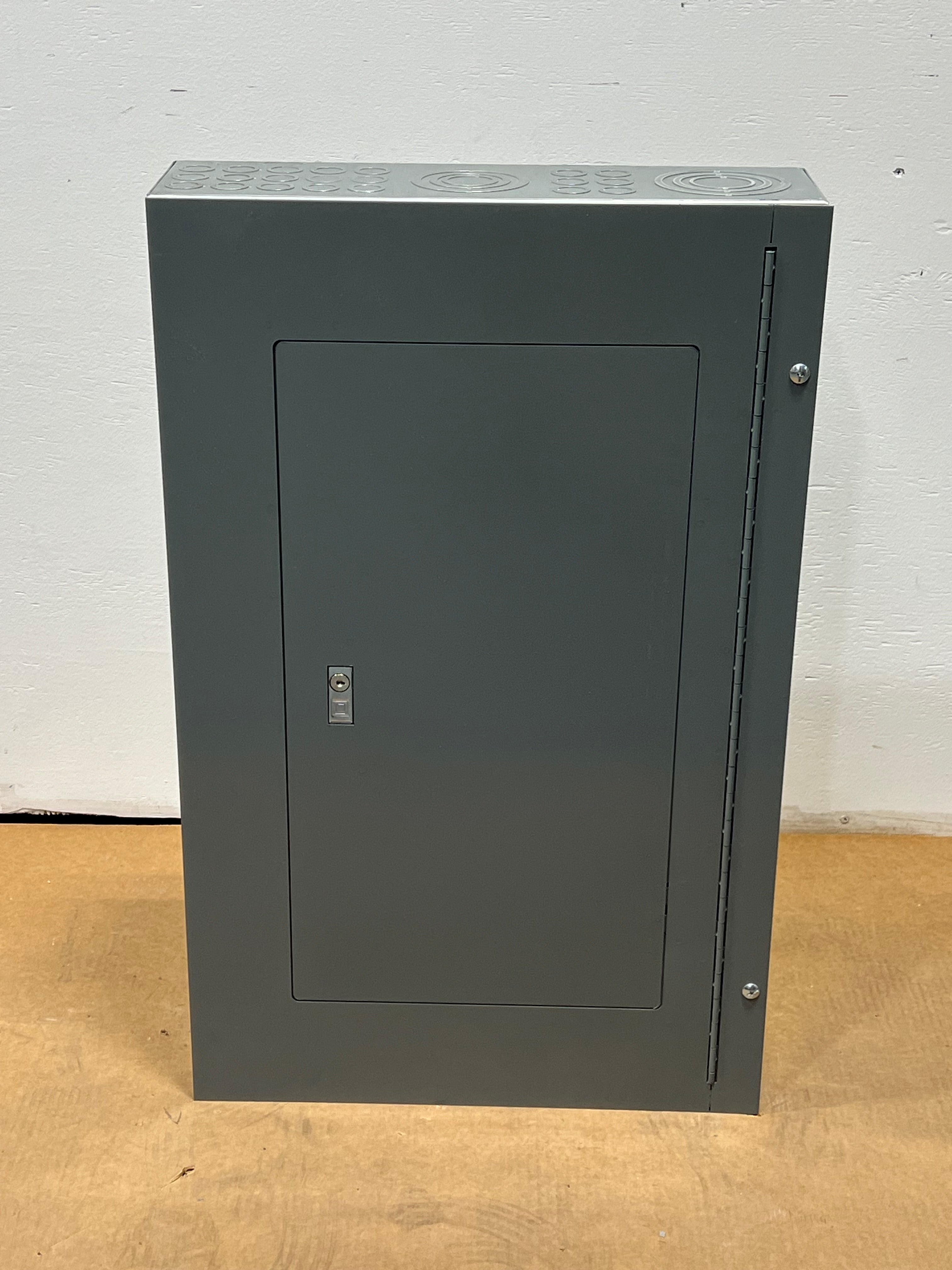 Square D Type NF 100 Amp 480Y/277V 3ph 30 Space Complete Lighting Pane