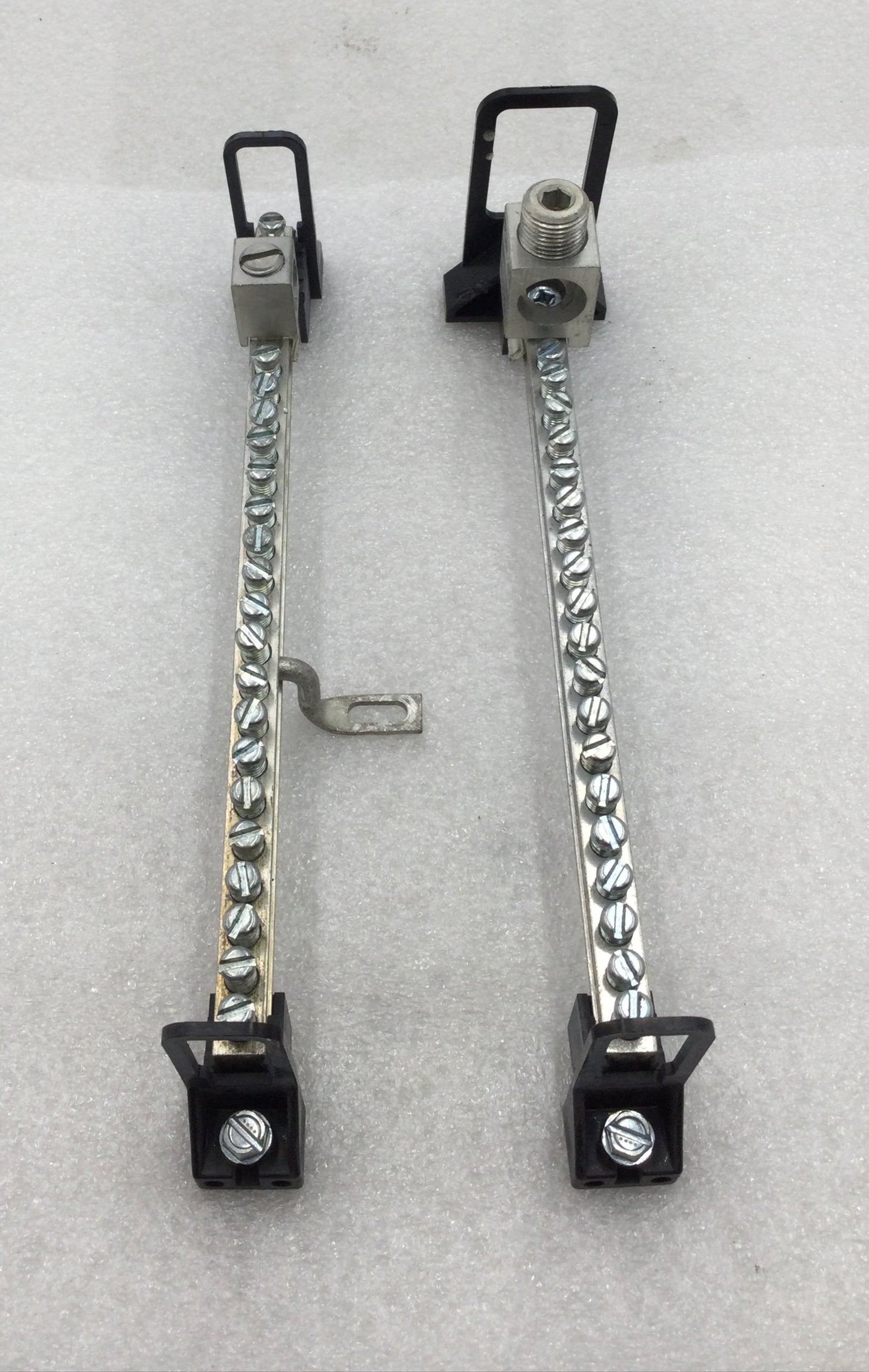 Eaton/Challenger CL203040 24 Position Neutral/Ground Bar Kit 10" x 1"
