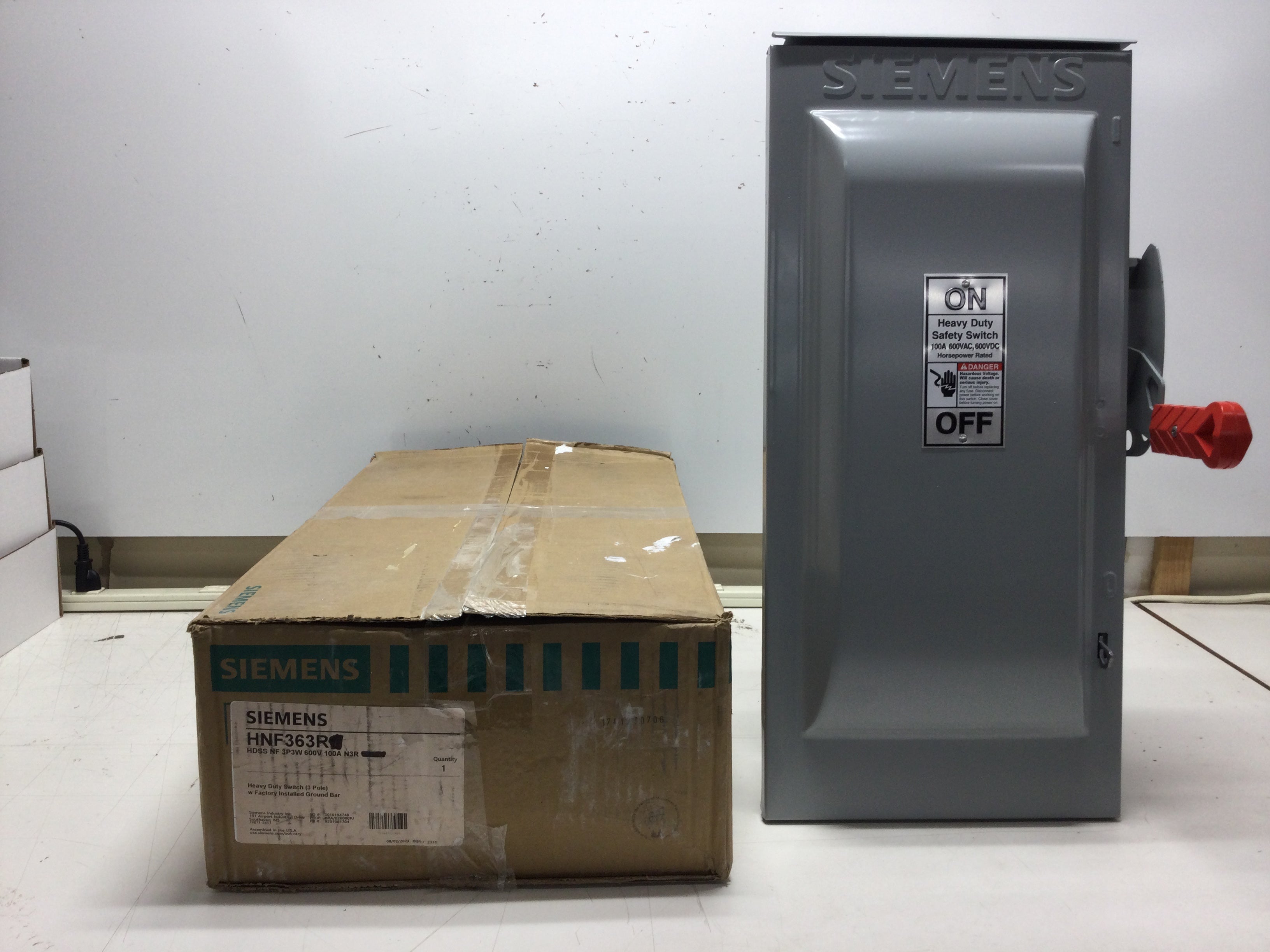 Siemens HNF363R Rainproof Heavy Duty Non-Fusible Safety Switch 100 Amp