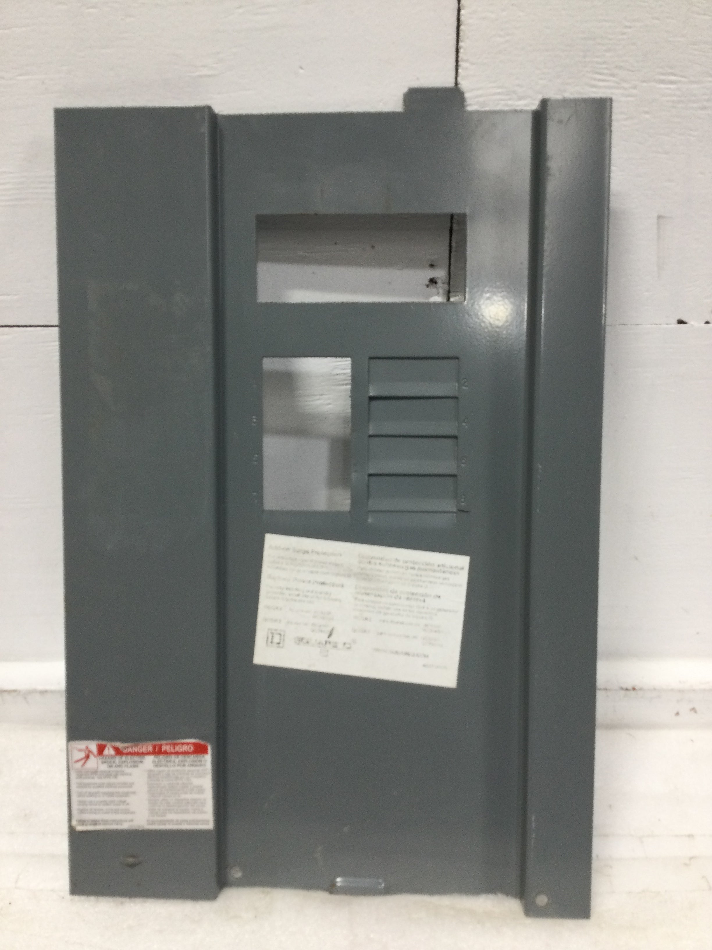 Square D RC816F200C 200A 8 Space 120/240V Dead Front w/Main 20 3/8" x