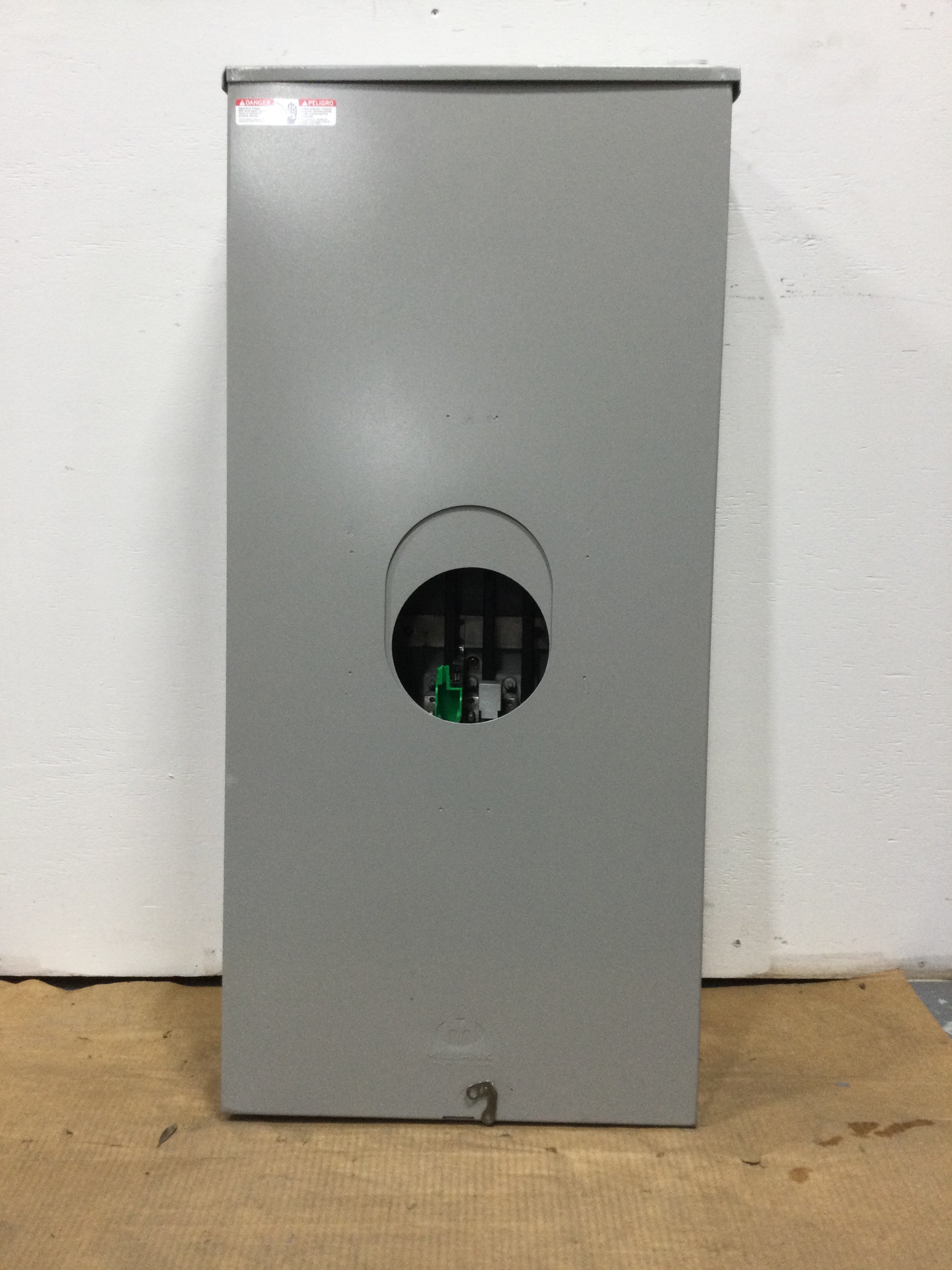 Milbank 4667-9504 600 Amp 480 Amp Continuous 3 Phase Type 3R 7 Termina
