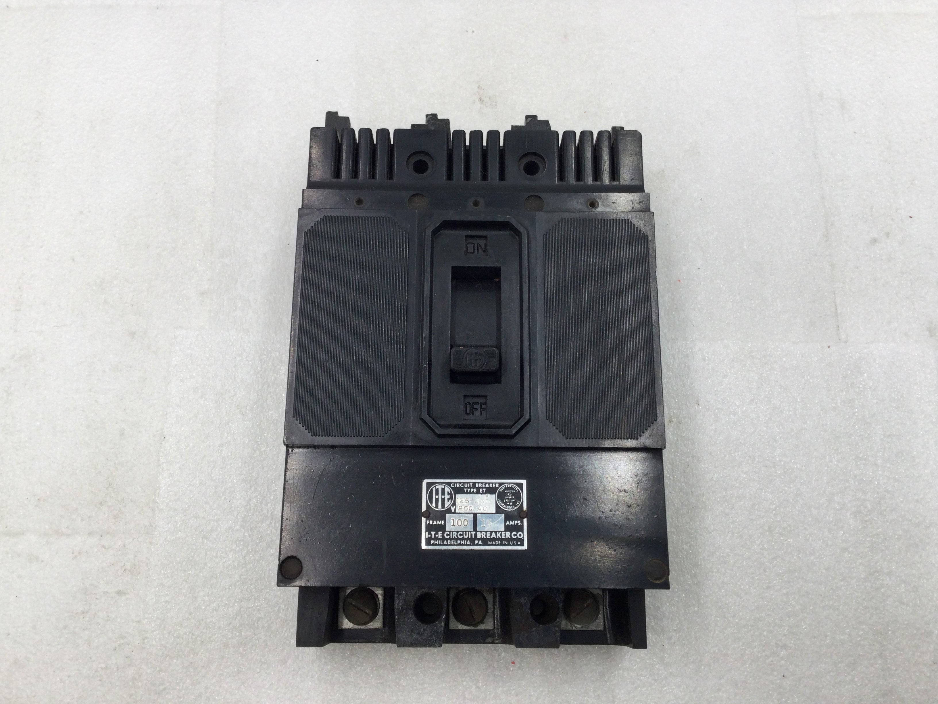 ITE 15 Amp 3 Pole 250V Type ET Circuit Breaker