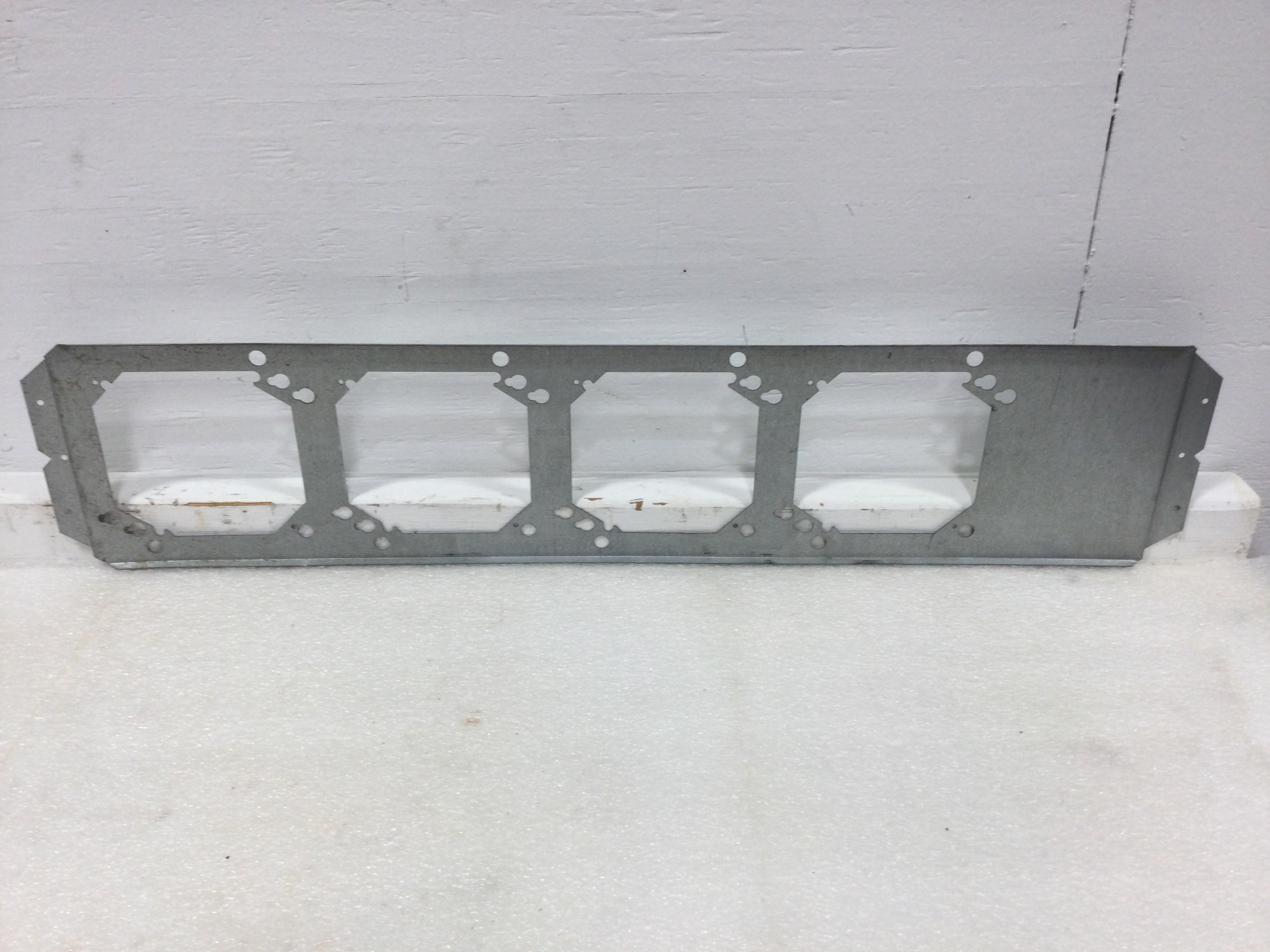 Erico/Caddy RBS24 24" Rigid Box Support Steel, Non-Insulated Conduit a