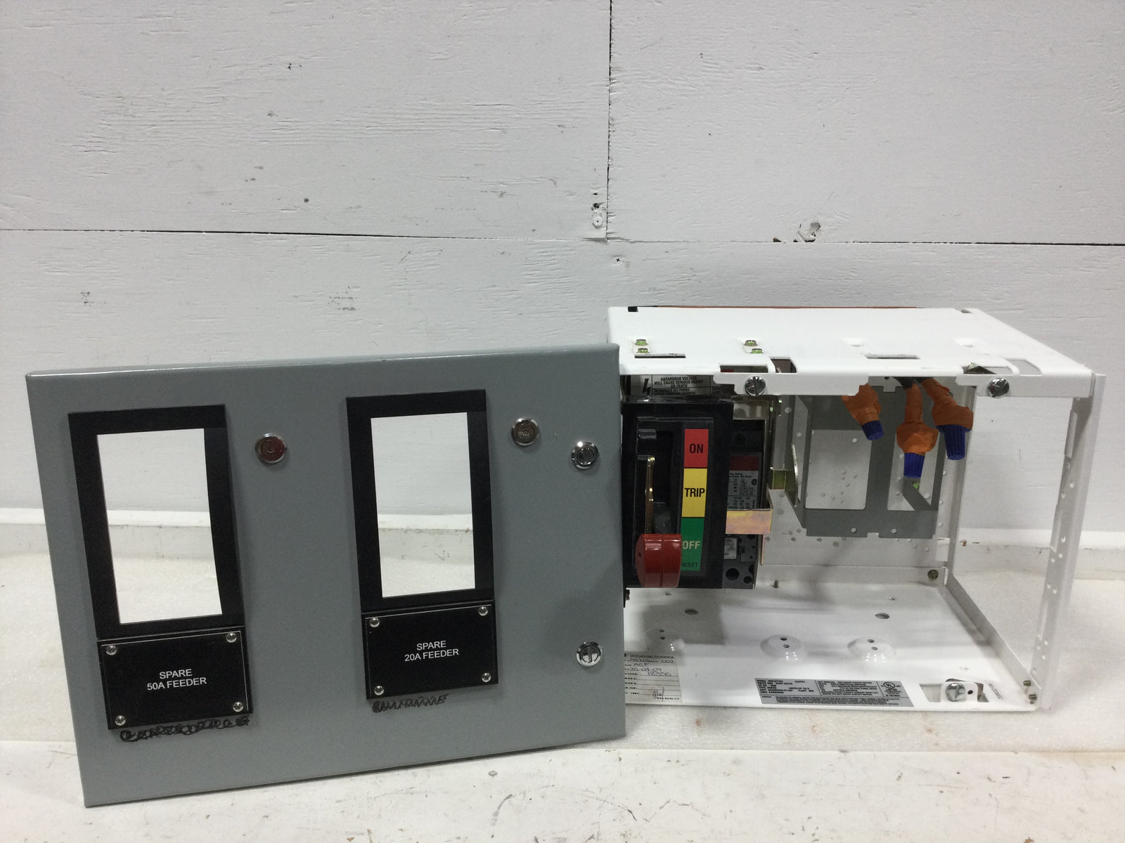 GE General Electric Evolution E33752 MCC Bucket Type Control Center wi
