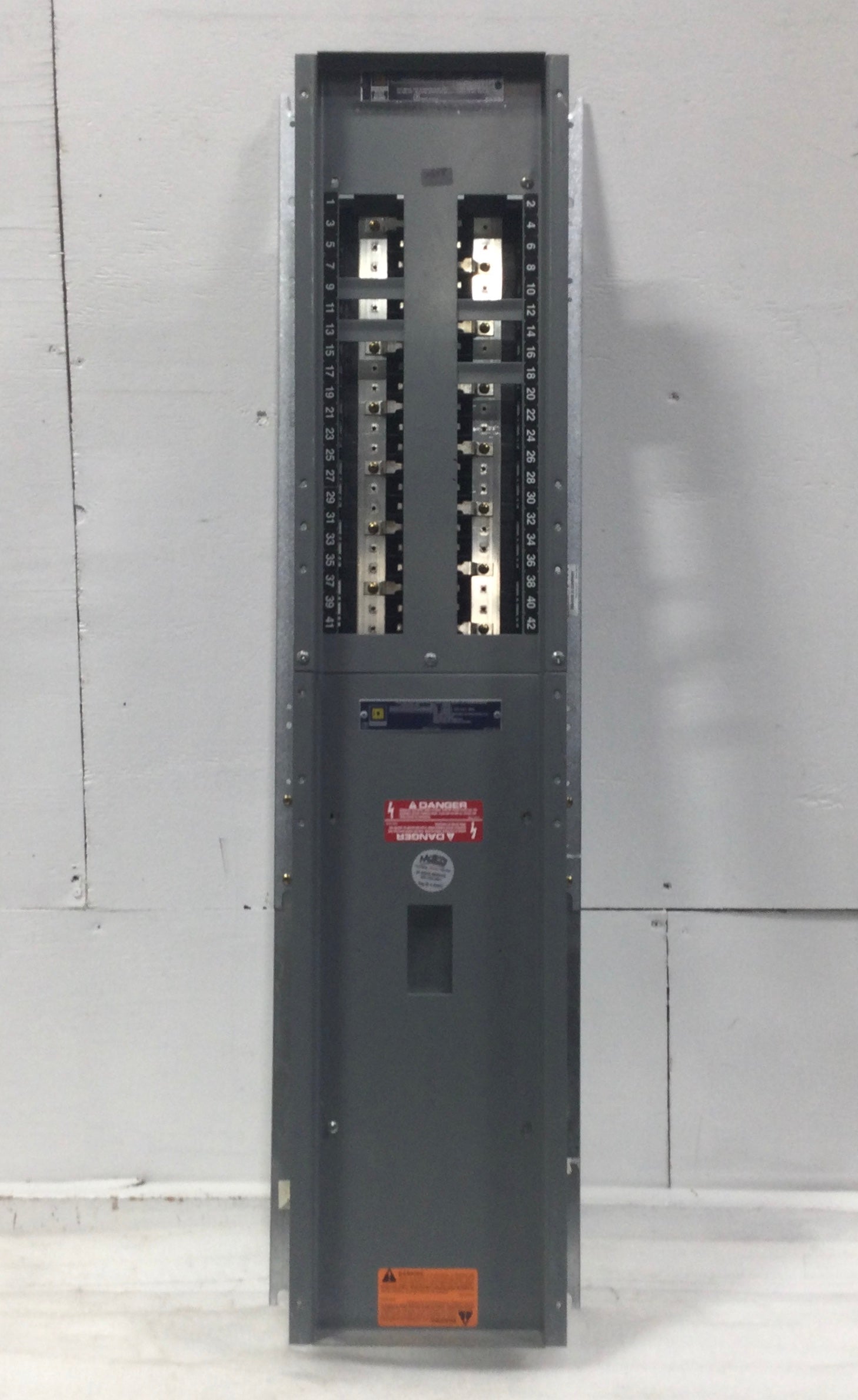 Square D NQOD442L225CU 225 Amp 42 Space Panelboard/Dead Front 45 3/4"