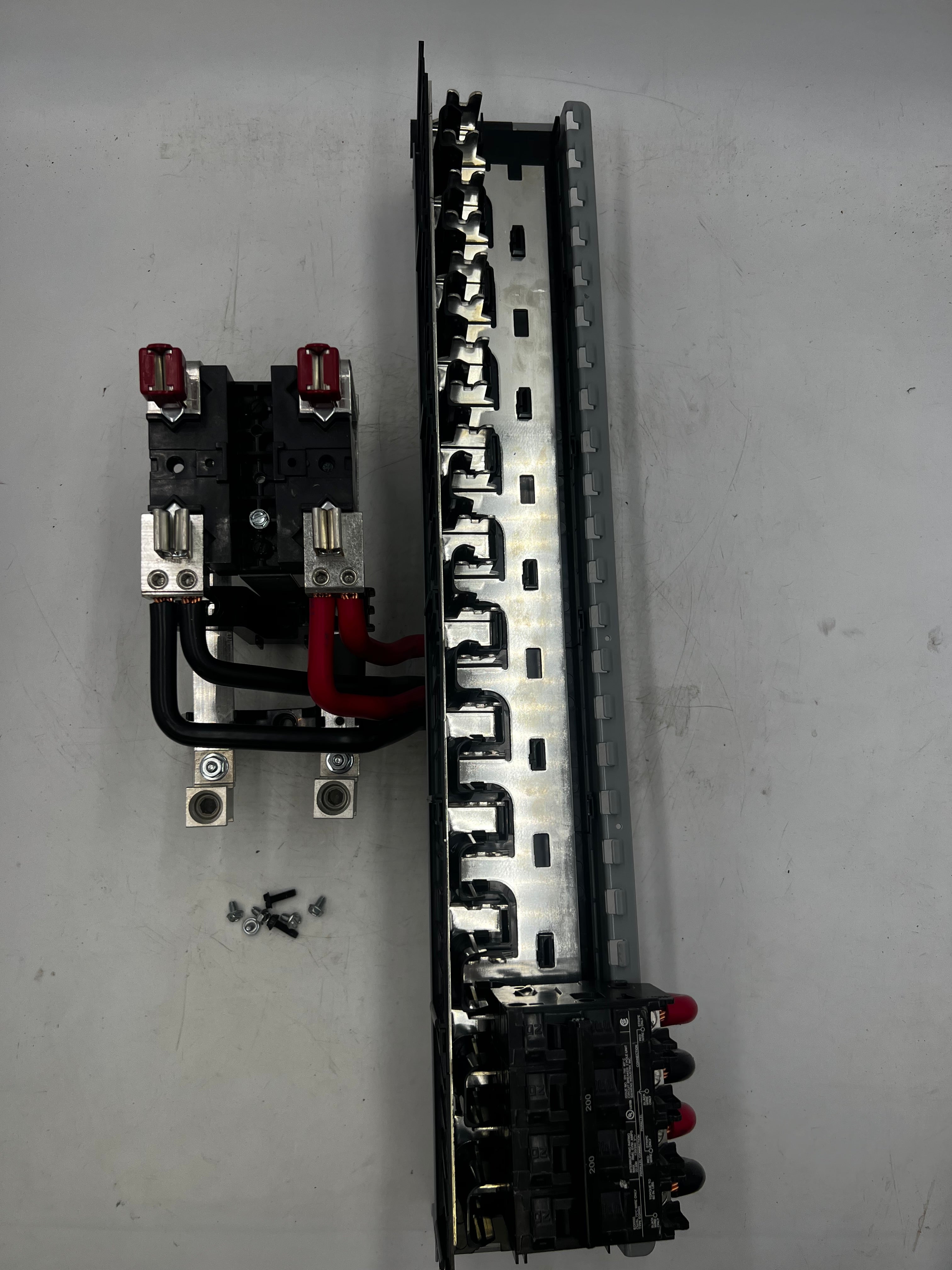 Siemens MC2040b1200ESC Meter Load Center Combination Parts 200A, 240V,