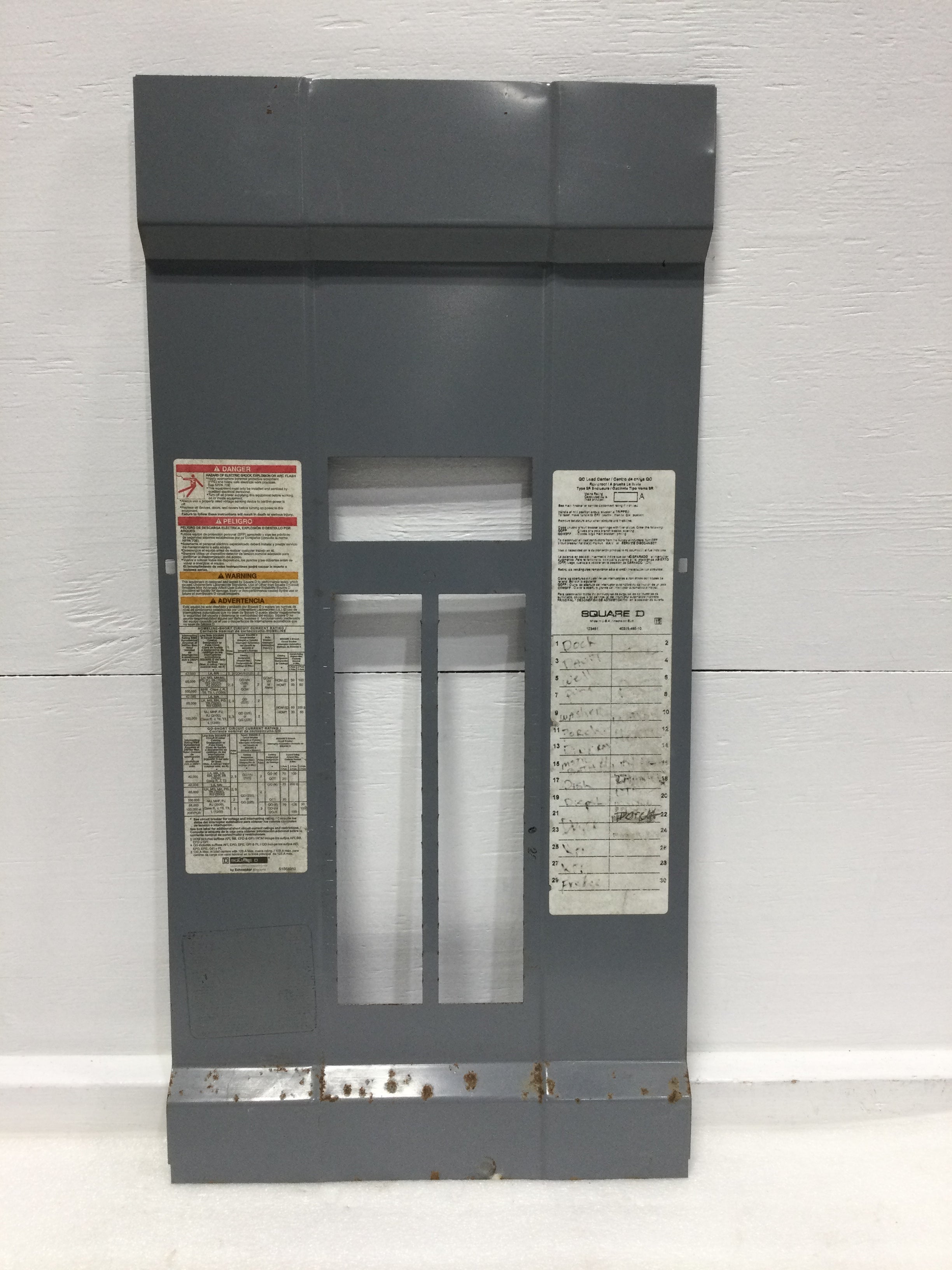 Square D QO130L200GRB 200 Amp 30 Space 240V Dead Front Only w/Main 28