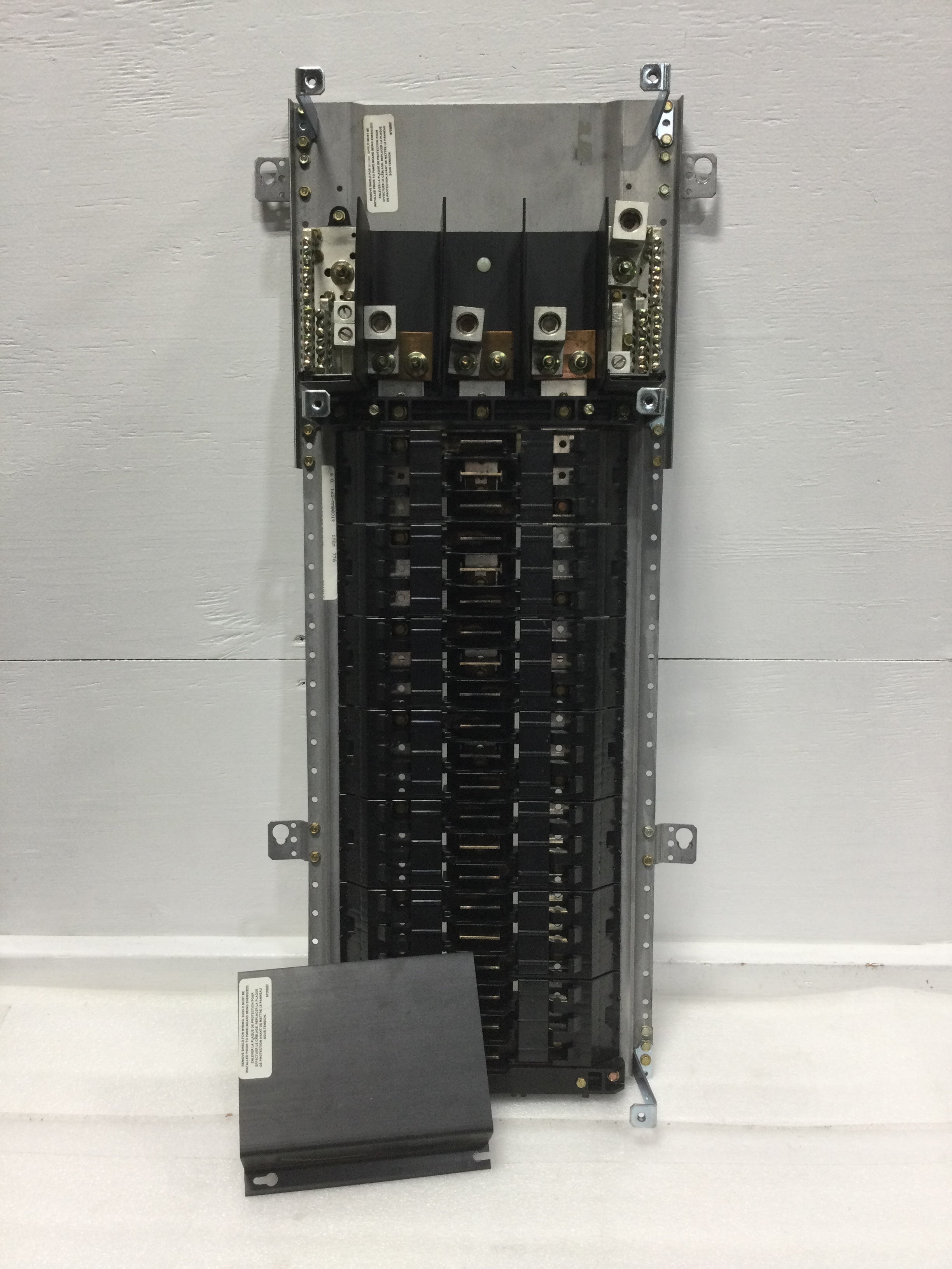 GE General Electric A-Series™ II Panelboards AEF Style 225 Amp 480Y/27