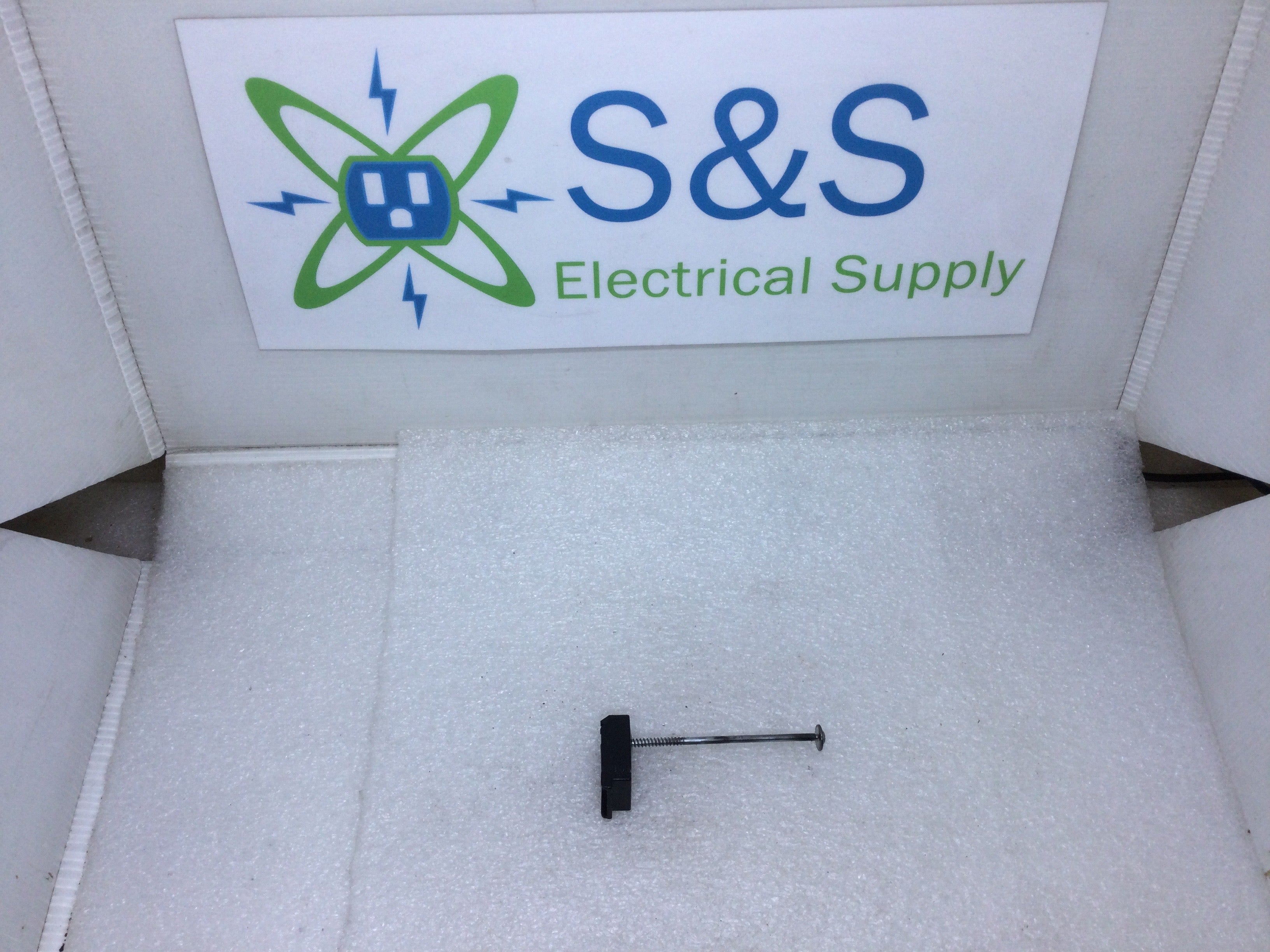 Eaton/Cutler-Hammer BREQS125 Breaker Hold Down Kit 2 Pole 125A Max Bre