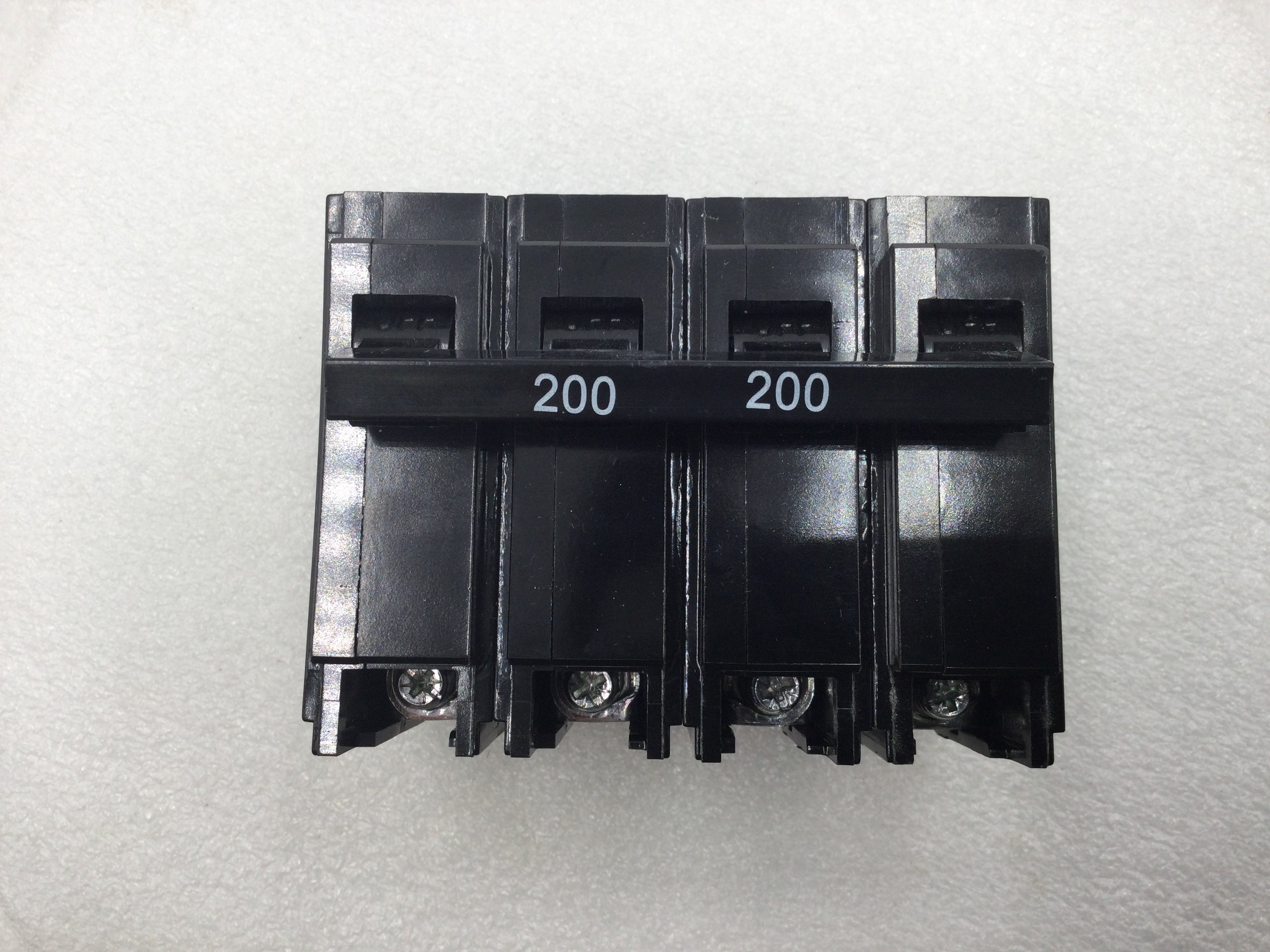 Siemens/Universal 200 Amp 4 Pole Single Phase Main Breaker