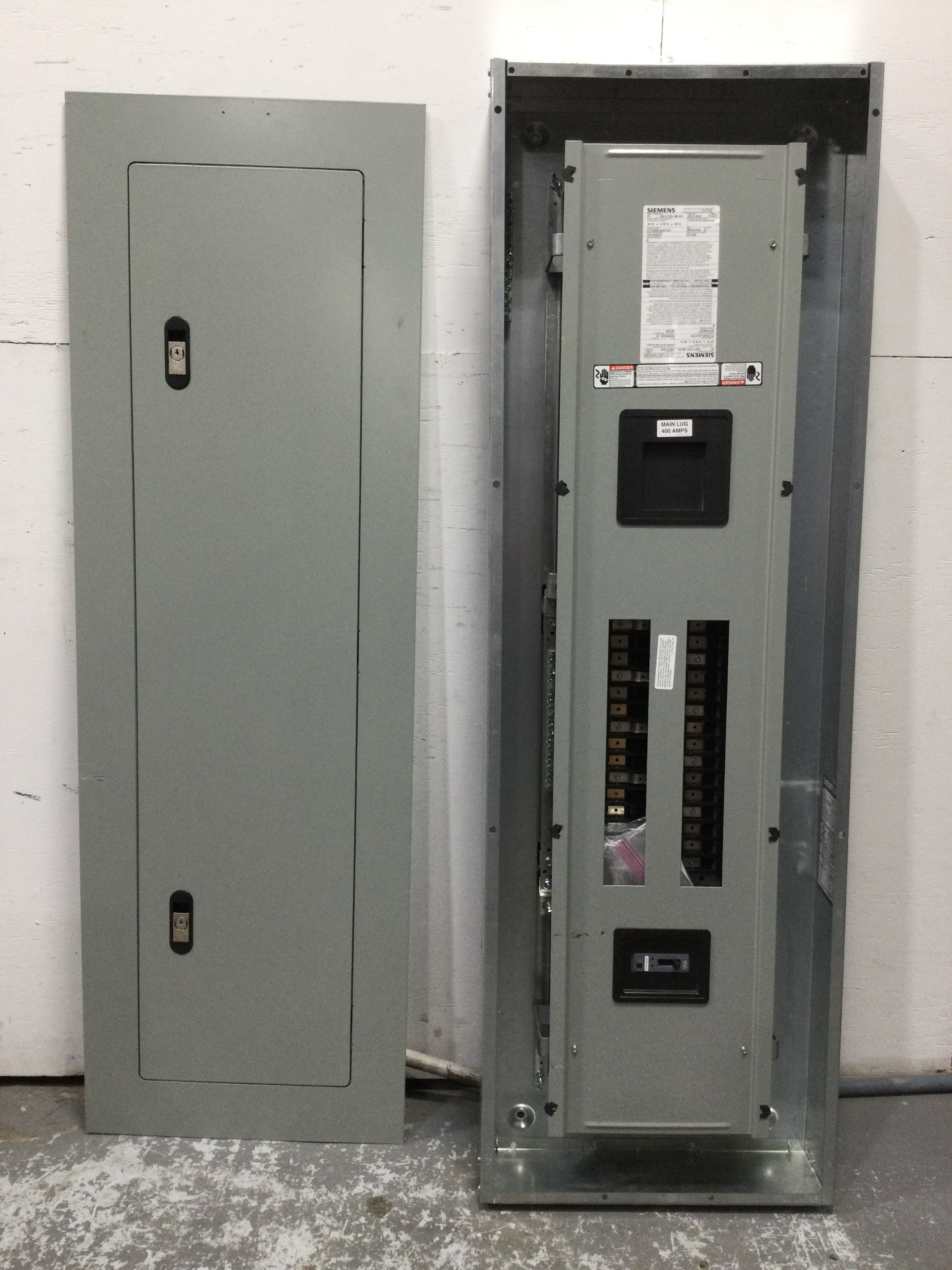 Siemens P1C30ML400CTST 400 Amp 240/208Y/120V 3 Phase 4 Wire MLO Panel