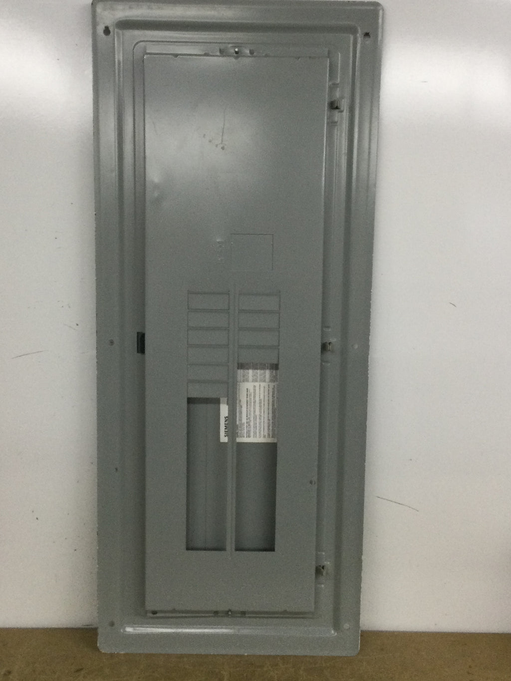 Siemens G3040B1200 200 Amp 120/240v Type 1 Indoor Load Center Cover On