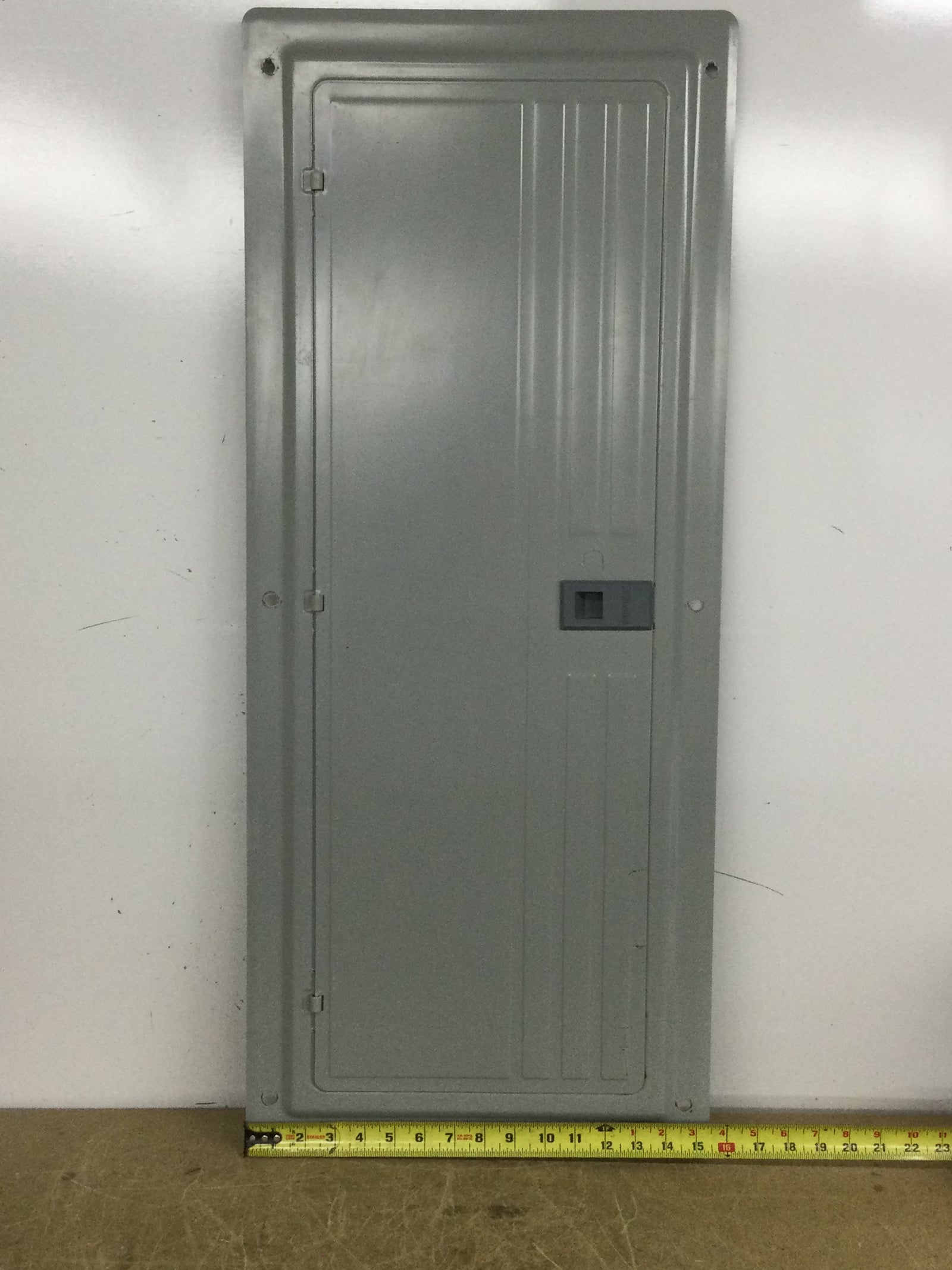 Siemens G3040B1200 200 Amp 120/240v Type 1 Indoor Load Center Cover On