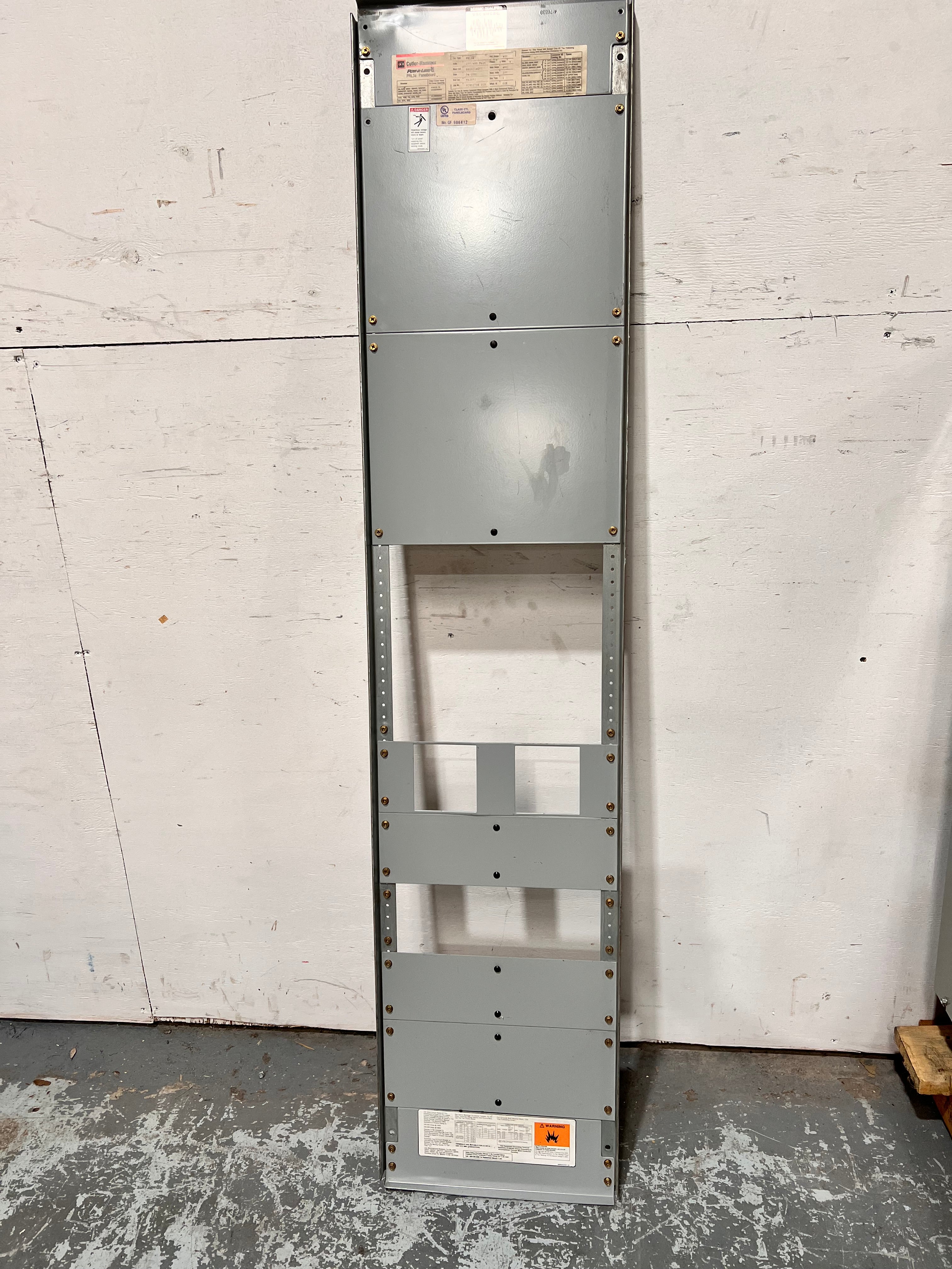 Eaton PRL3A 400a 277/480v 3 Phase 4 Wire Deadfront (Deadfront Only)