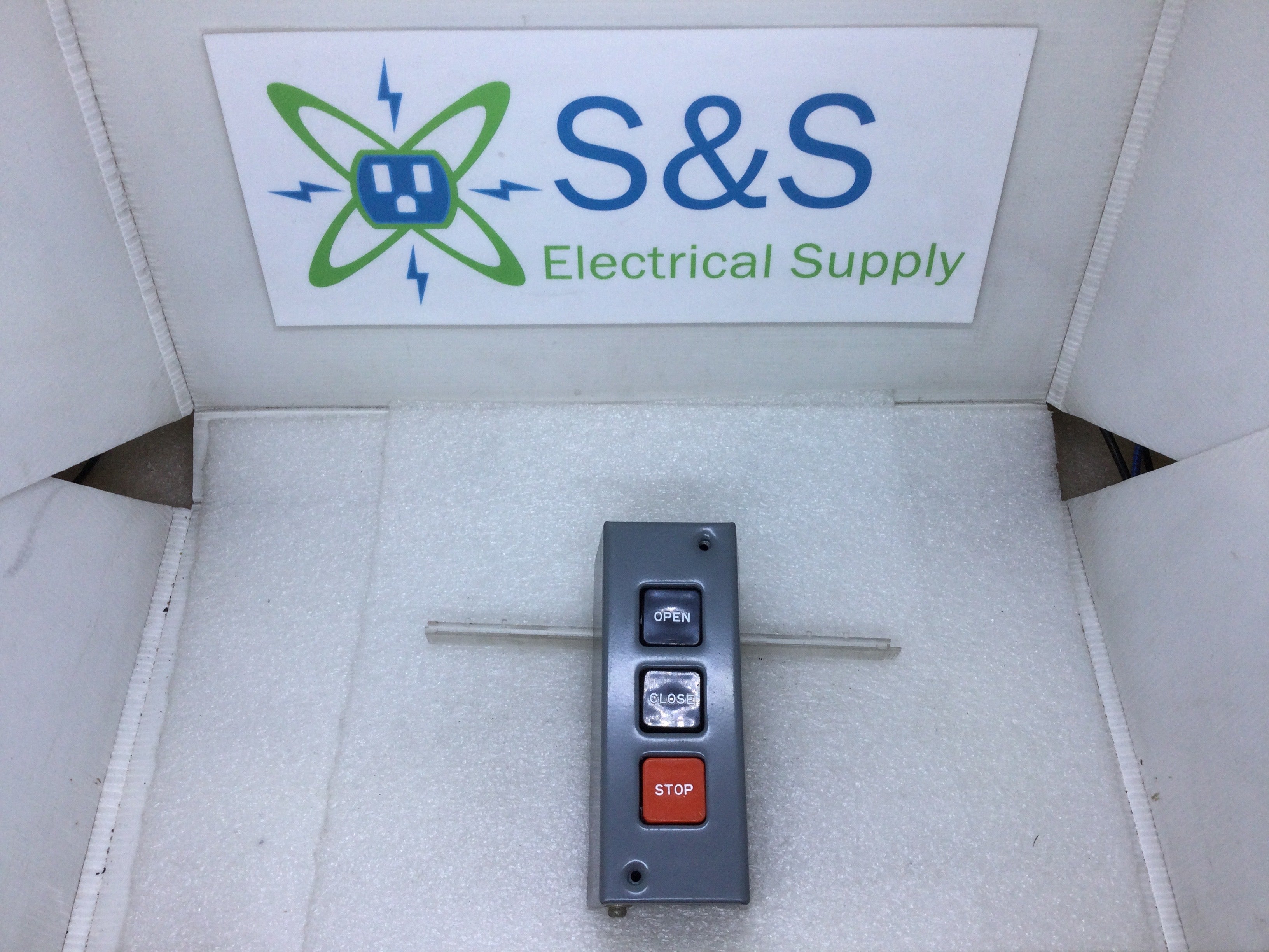 Eastern Motor-Controls 73D5-PB3 3 Button Hand Held Control Open/Close/