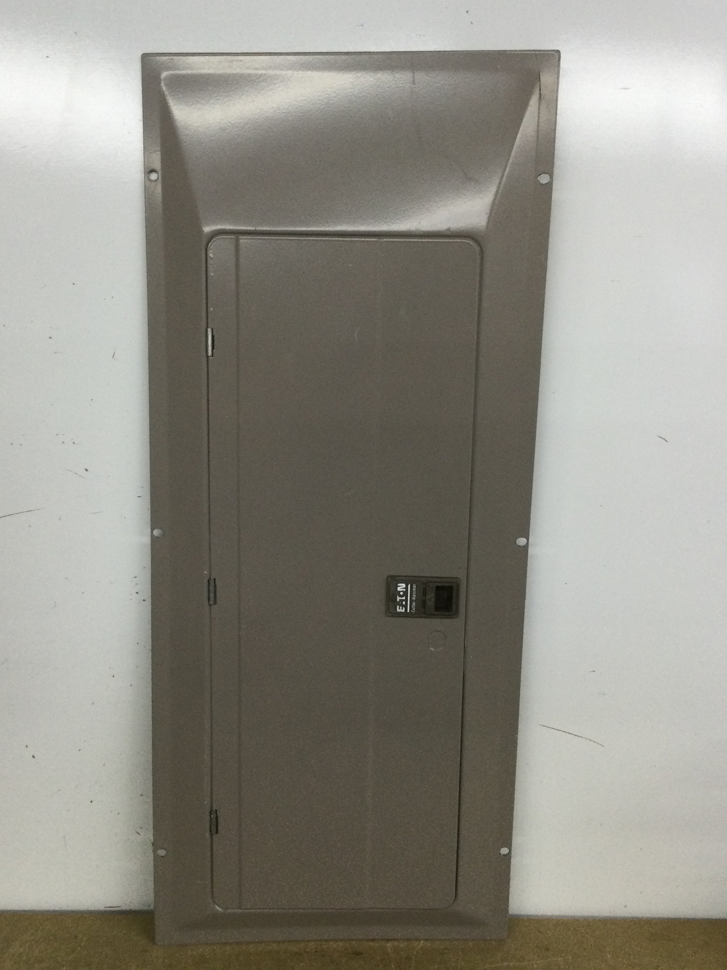 Eaton Cutler Hammer Cover/Door with Main 32 Space 225 Amp 120/240V 34
