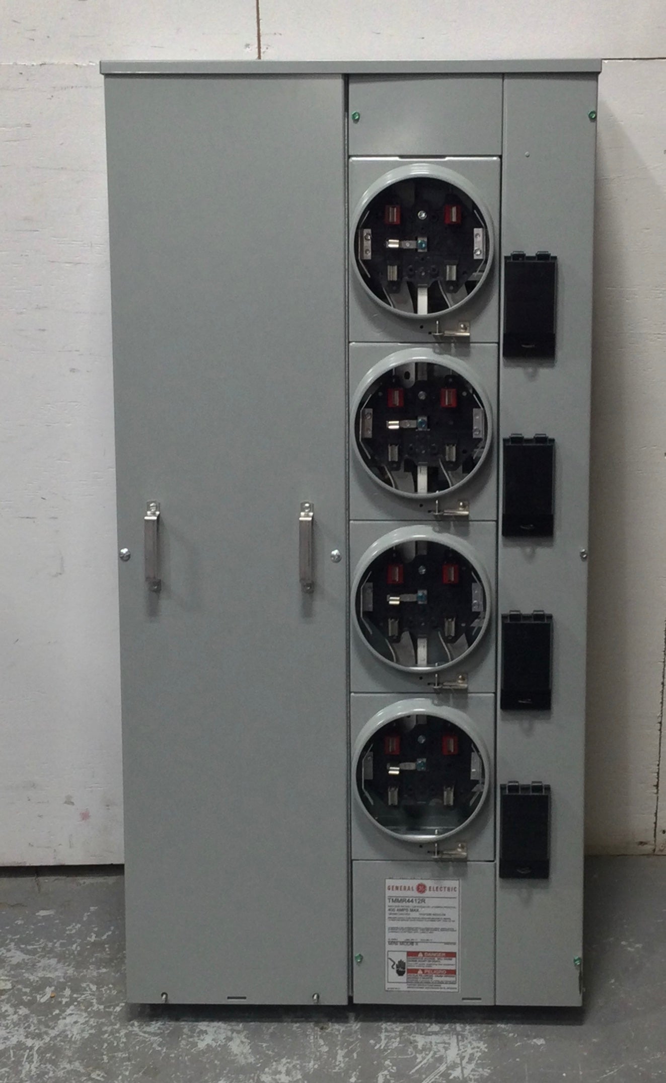 GE/General Electric TMMR4412R 400 Amp 1-Phase 240V Panelboard