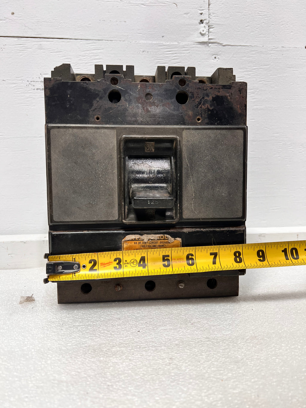 Westinghouse Type-J 225 Amp Frame 125 Amp Trip 3 Pole Circuit Breaker