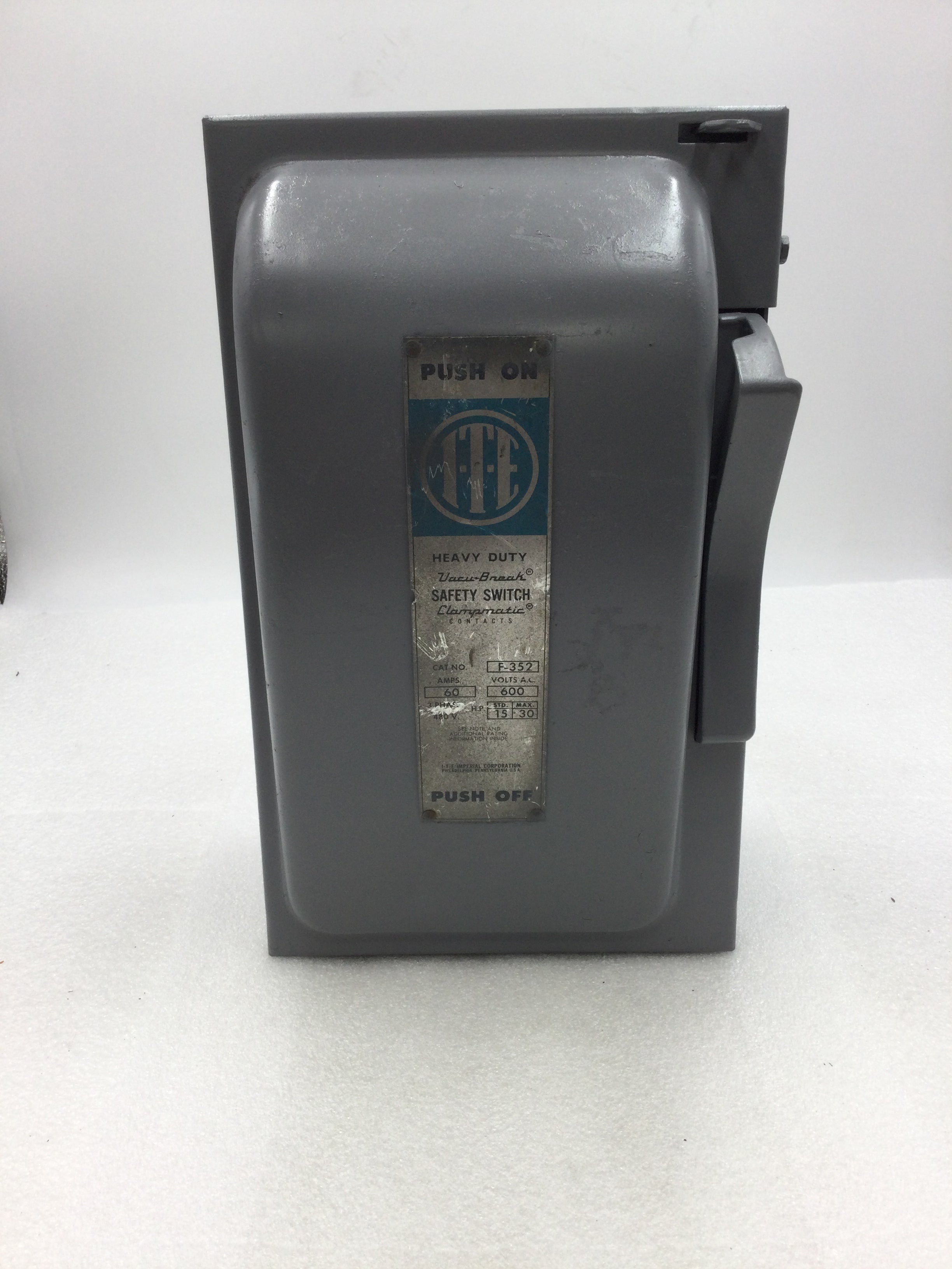 ITE F-352 60 Amp 3 Phase 600 VAC 30 HP Vacu-Break Fusible Safety Switc