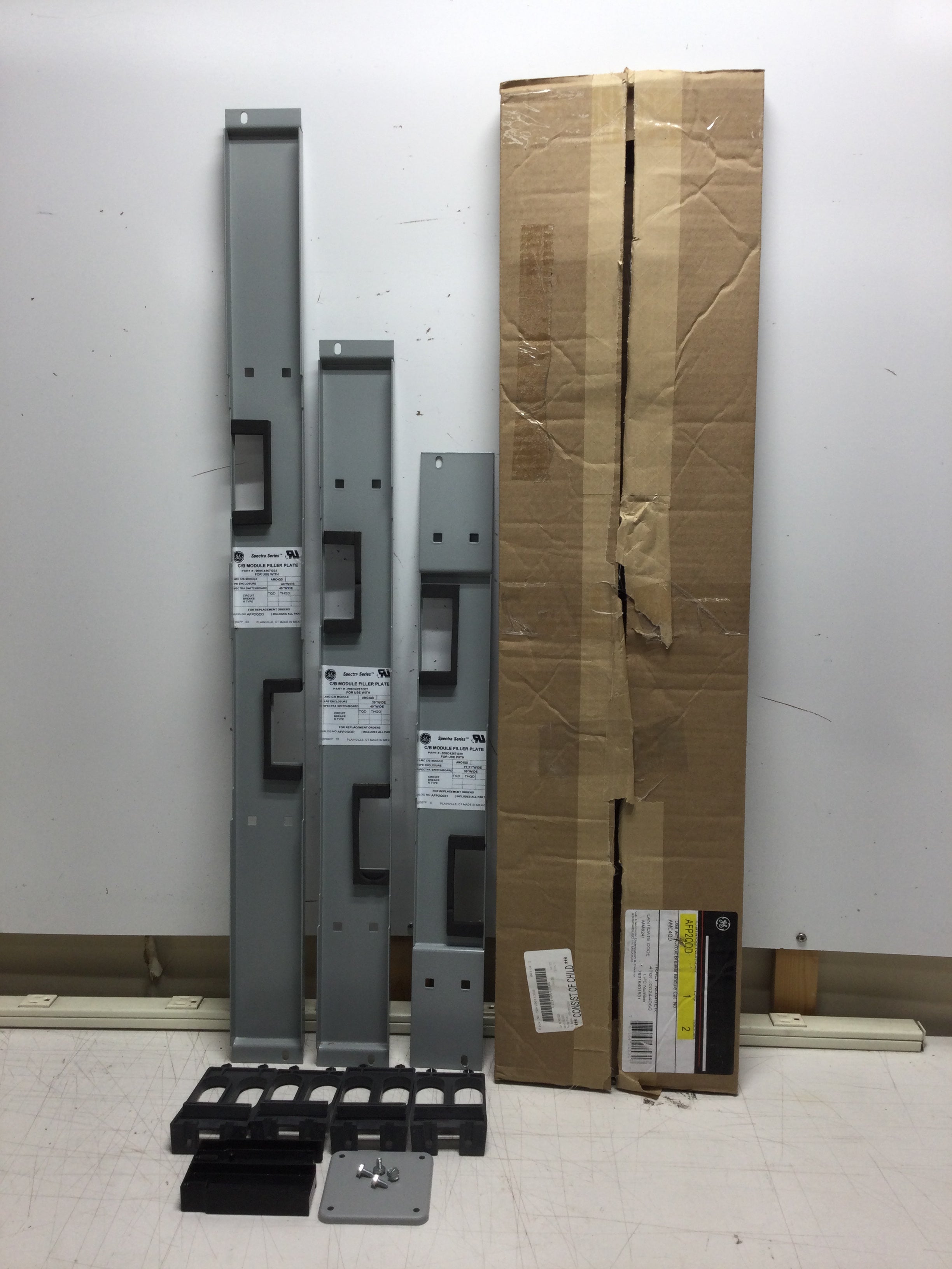 GE General Electric Spectra Series AFP2QDD Circuit Breaker Mounting Ki