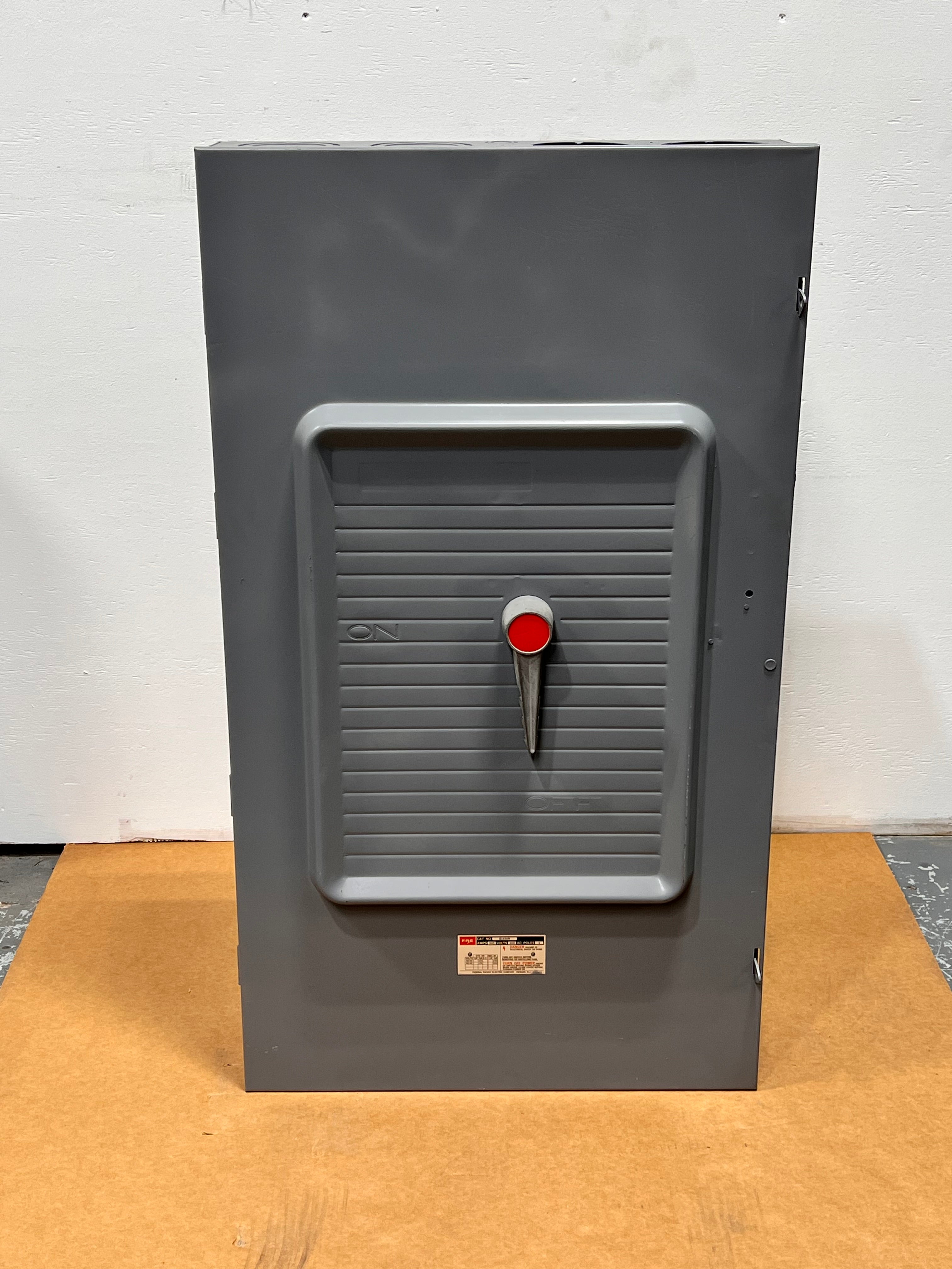 FPE Q1436R 400 Amp 600 V 3 Pole Fused Heavy Duty Safety Switch