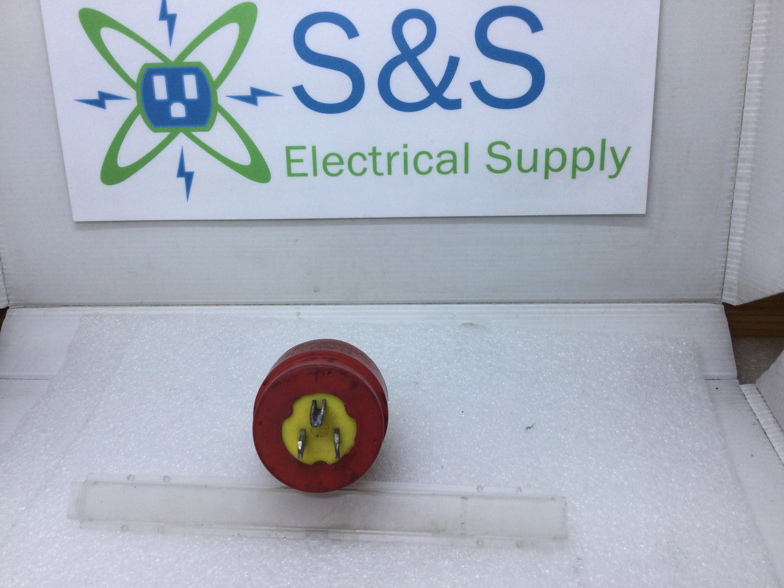 Turnex L5-20R Male/Female Connector Adapter 20A 125V NEMA L5-20R Groun