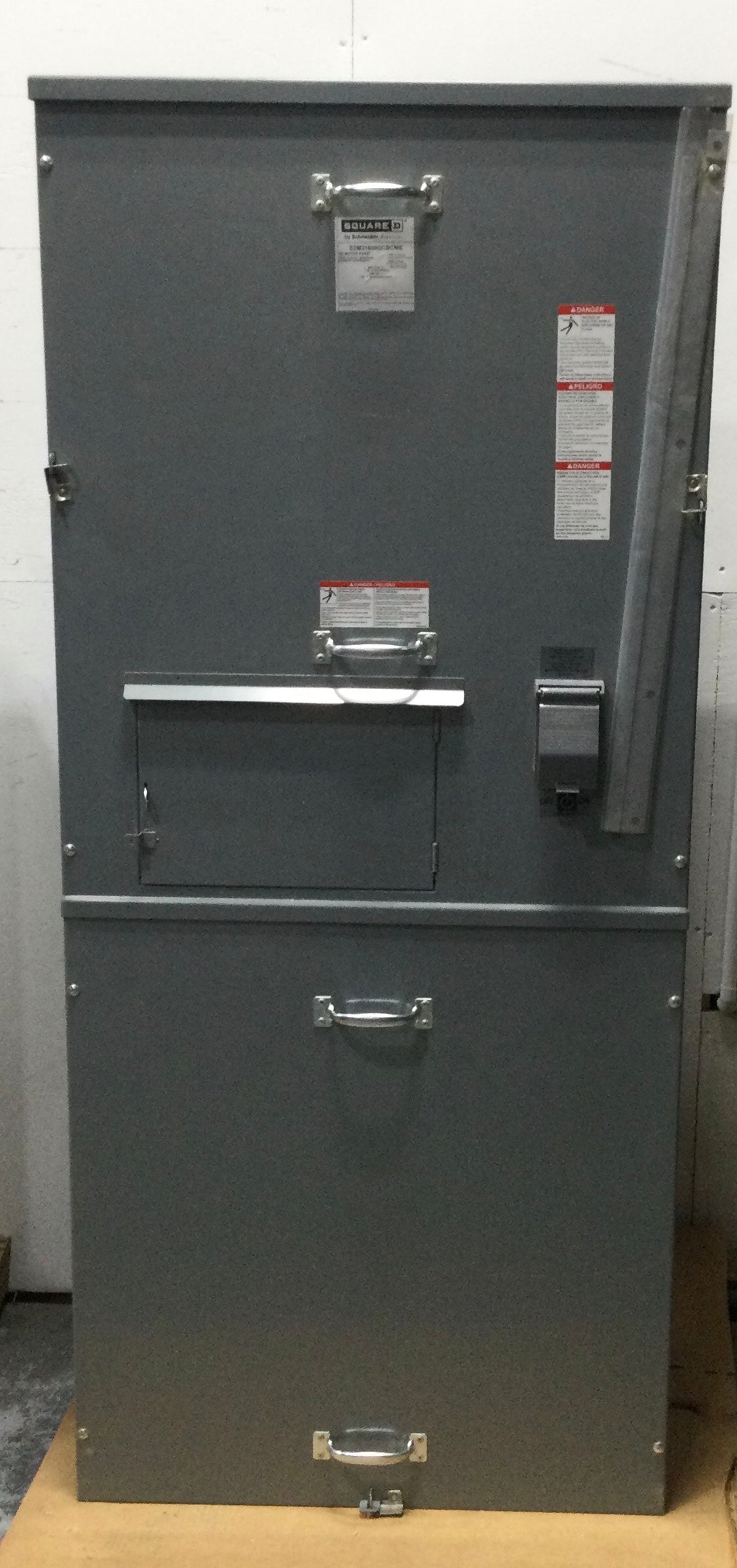 Square D EZM31600GCBCMS 1600 Amp 3-Phase 240V Panelboard
