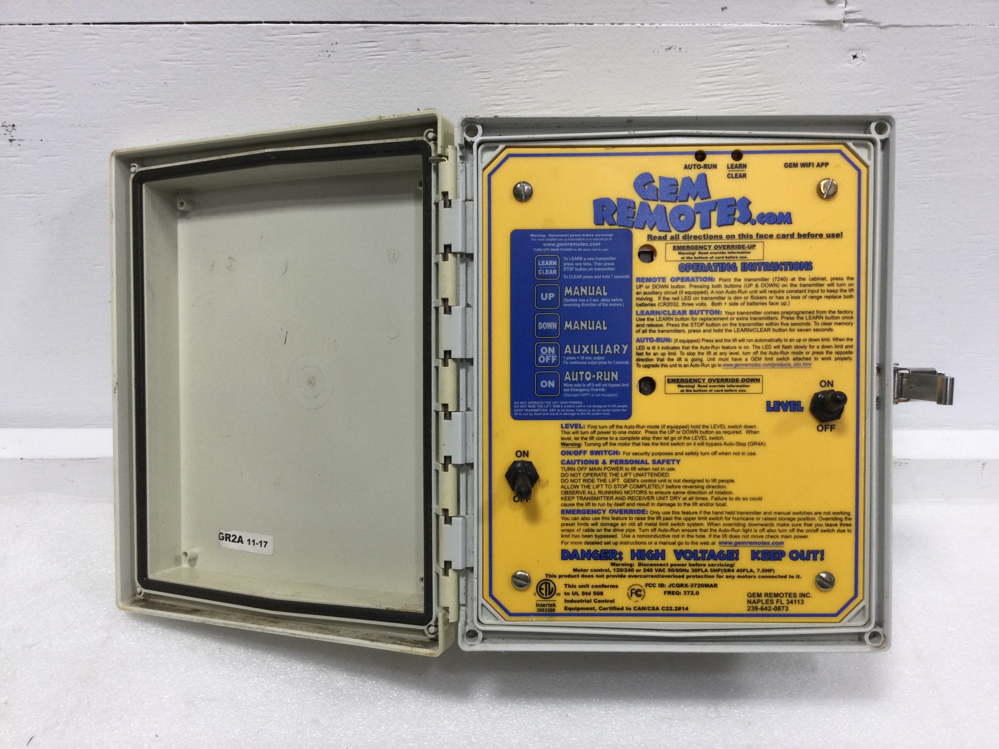 GEM Remotes Boatlift Remote Control for Model SP-7004 In-cabinet Recei