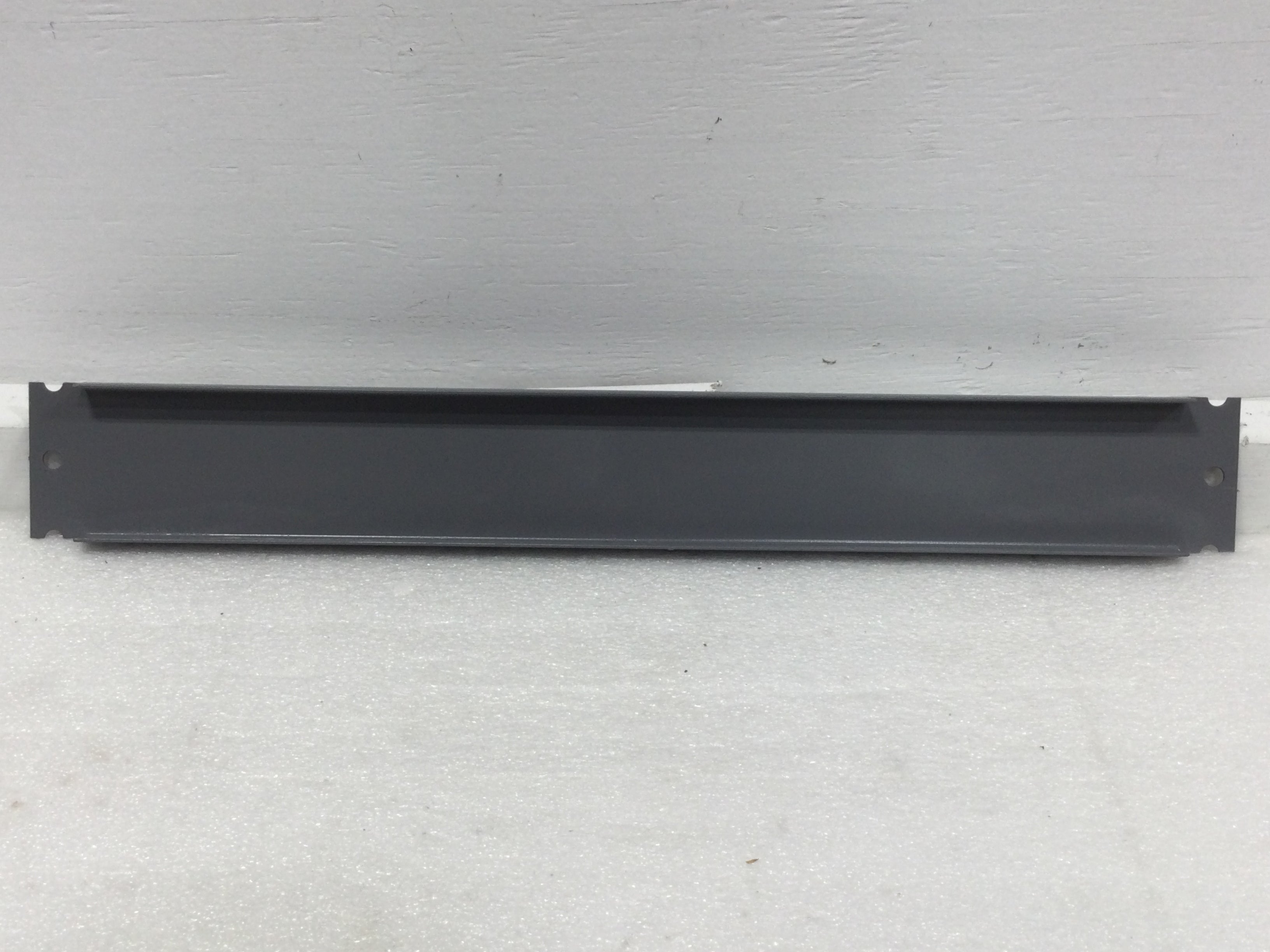 Siemens Filler Plate 19" x 2 1/2" ITE Panelboard Type /Cat. NO. SPP Se