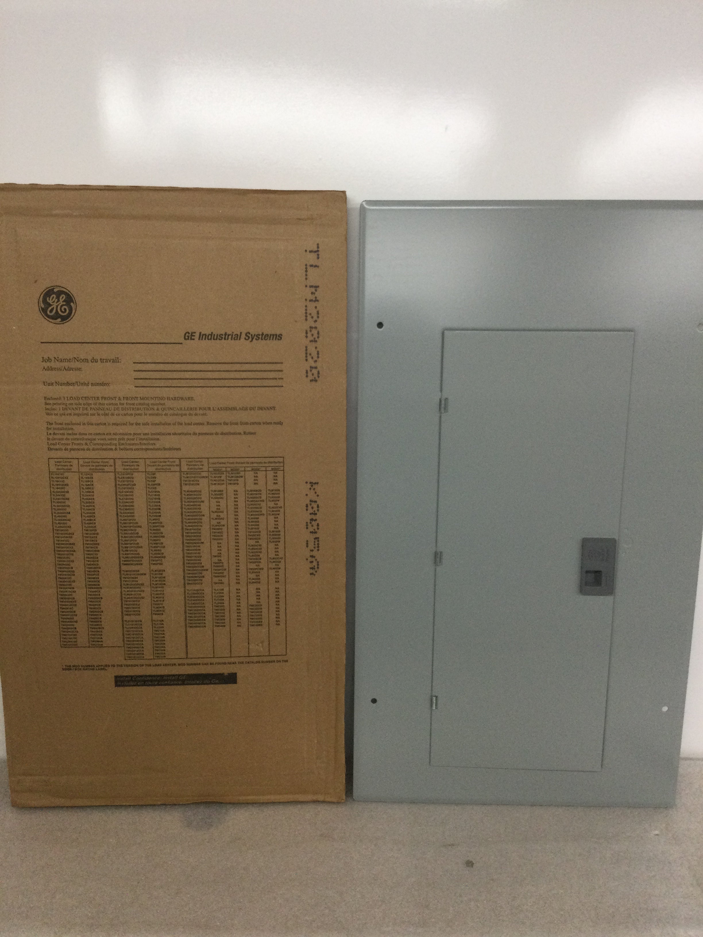 GE General Electric TLM2020 200 Amp 20 Space 40 Circuits Cover/Door On