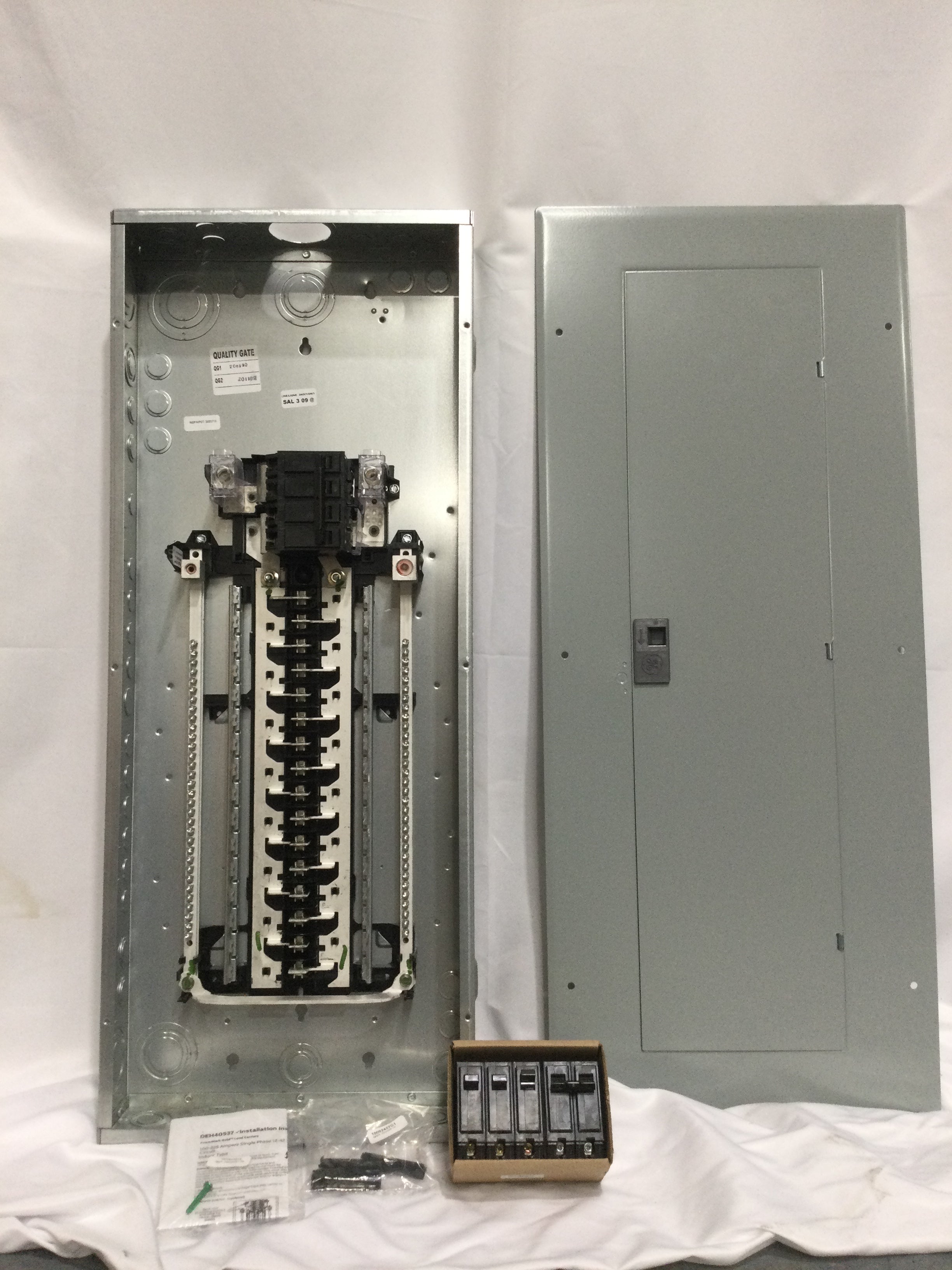 GE General Electric TM3220C64K 200 Amp 32-Space 64-Circuit Main Breake