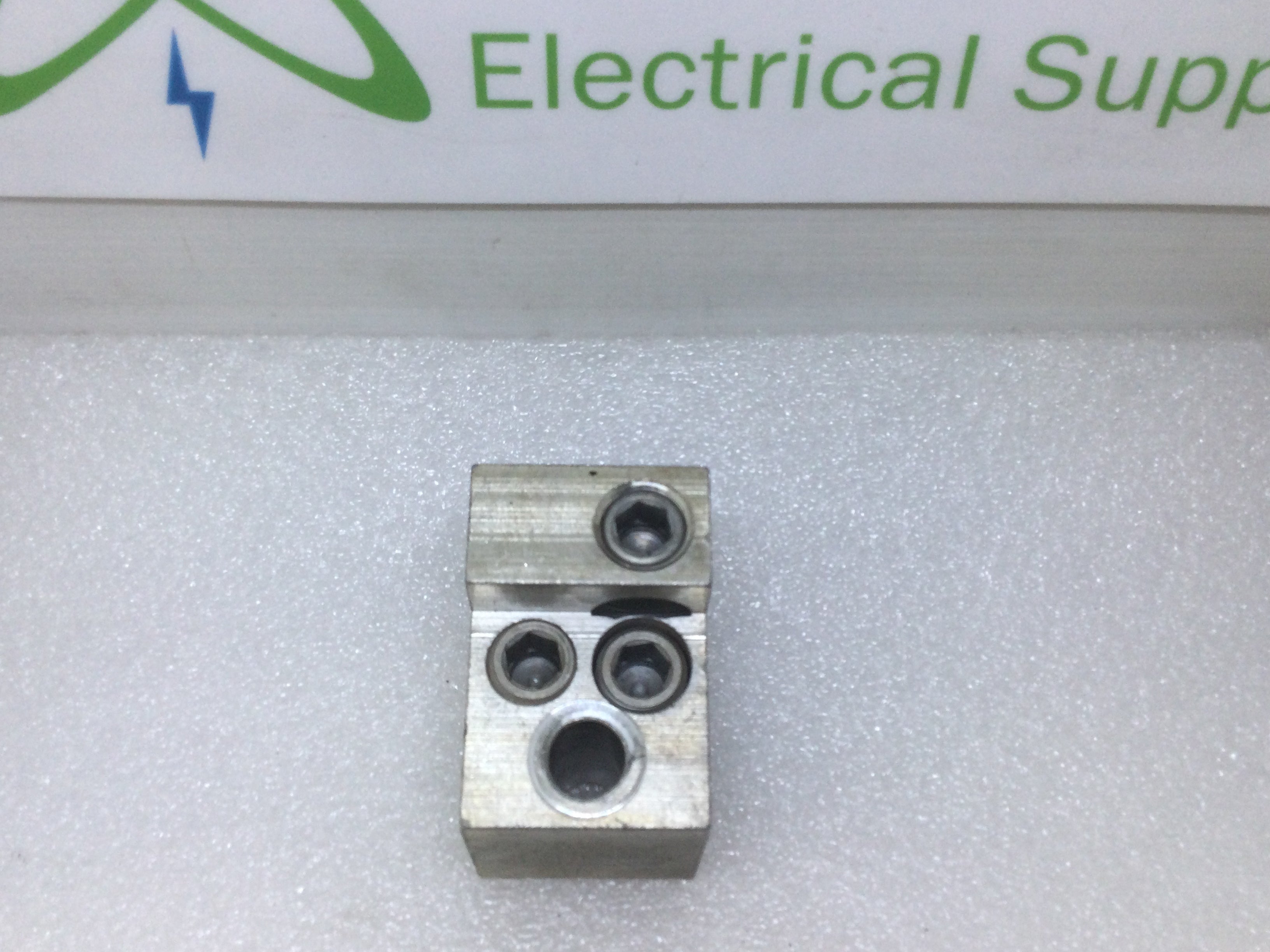 Ilsco D2242 TA800MA2 3/0-400MCM AL9CU Lug Terminal w/o Mounting Bolt