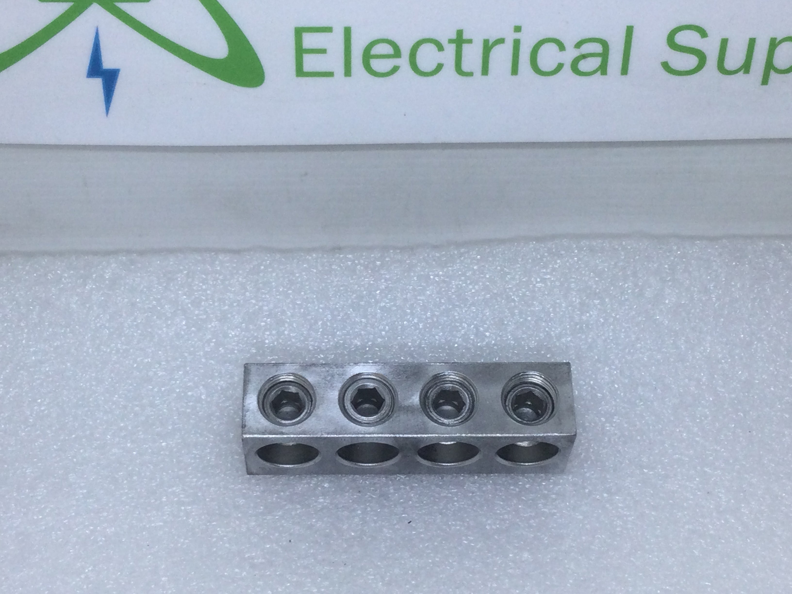 Ilsco N1141 4-Port Terminal Ground Bar