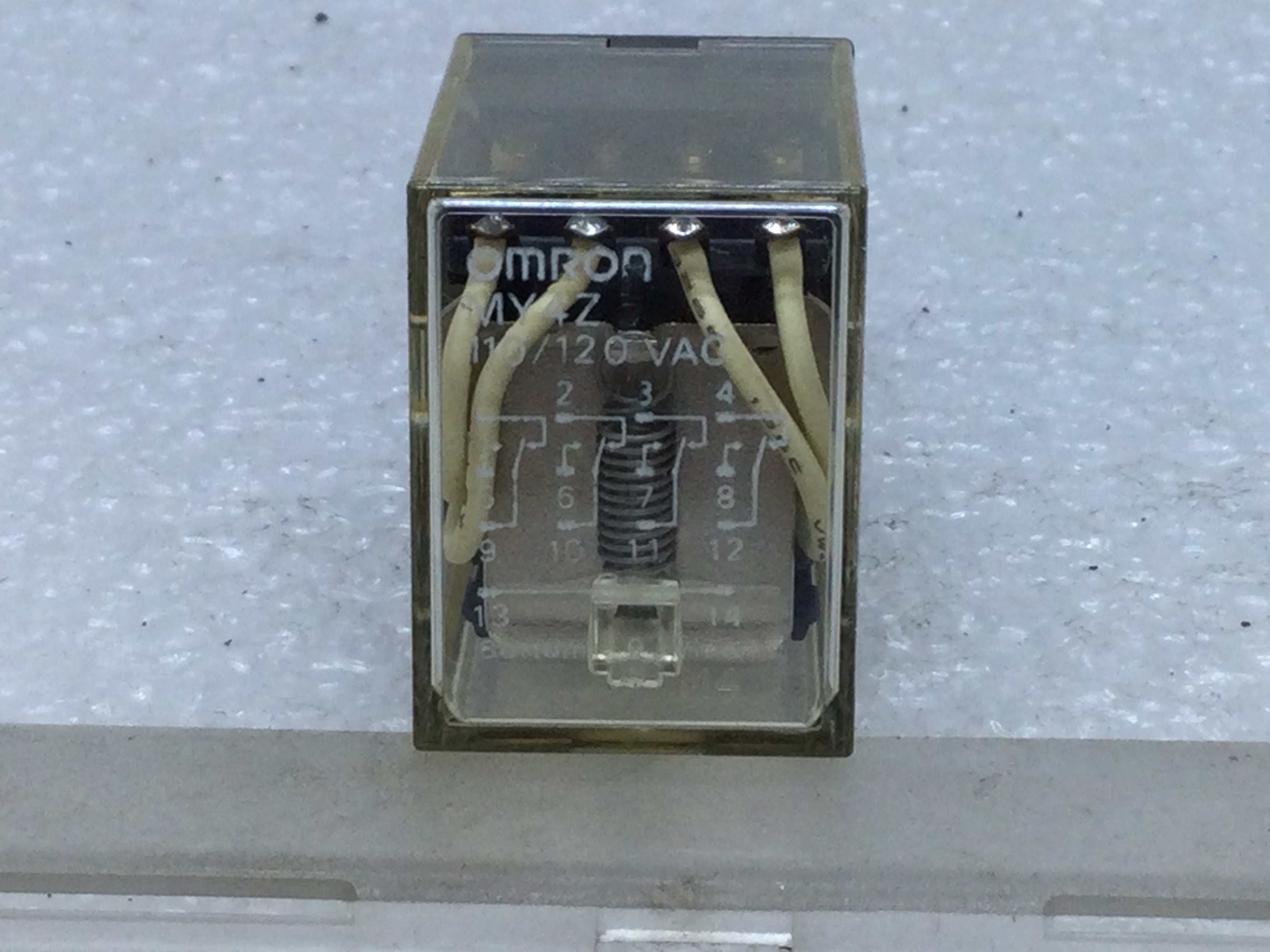 Omron MY4Z Coil base Square Base Plug In Relay 14-Blades 110-120VAC Co