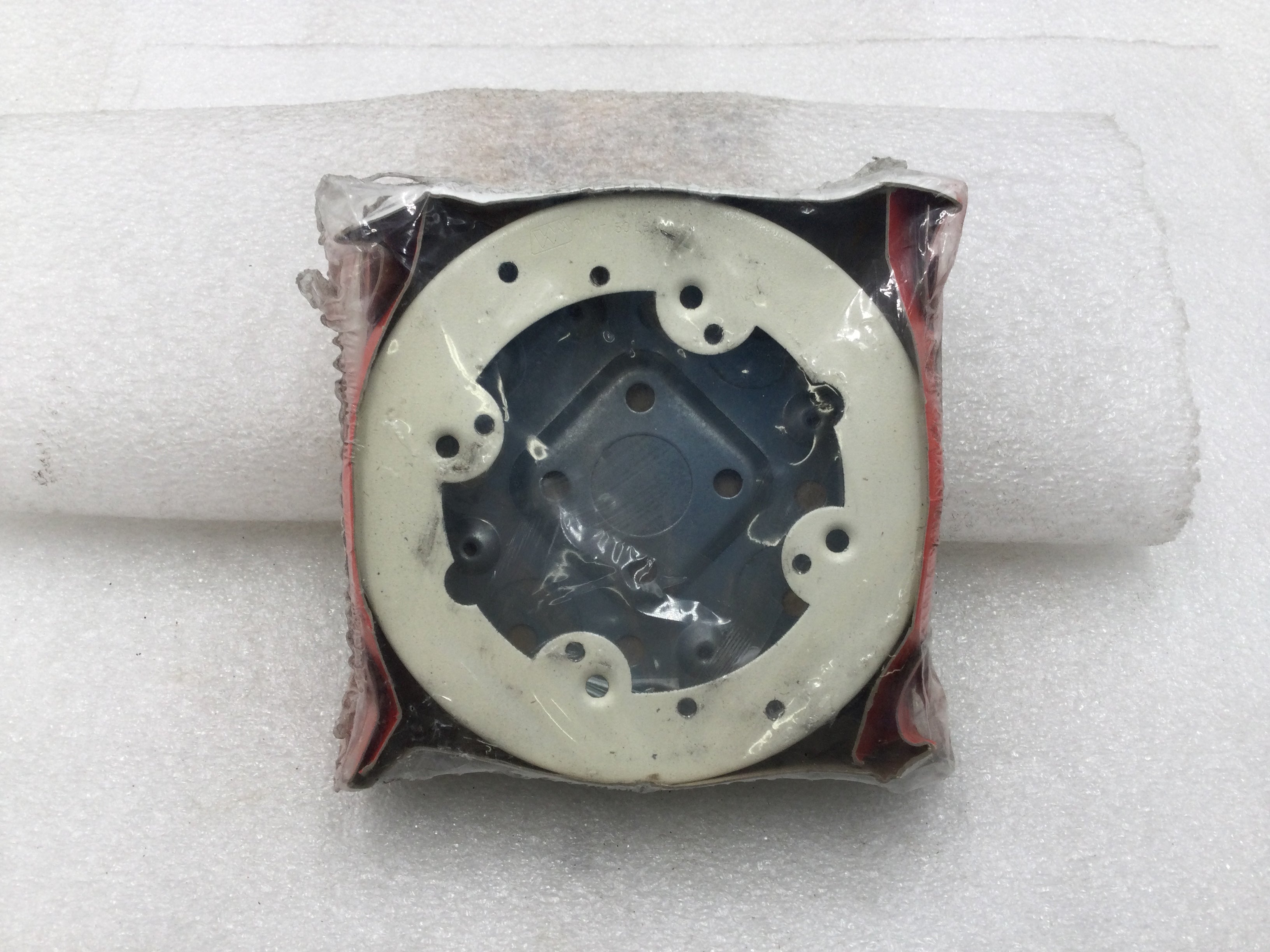 Wiremold V5738 500-700 Series Solid Base Fixture Box