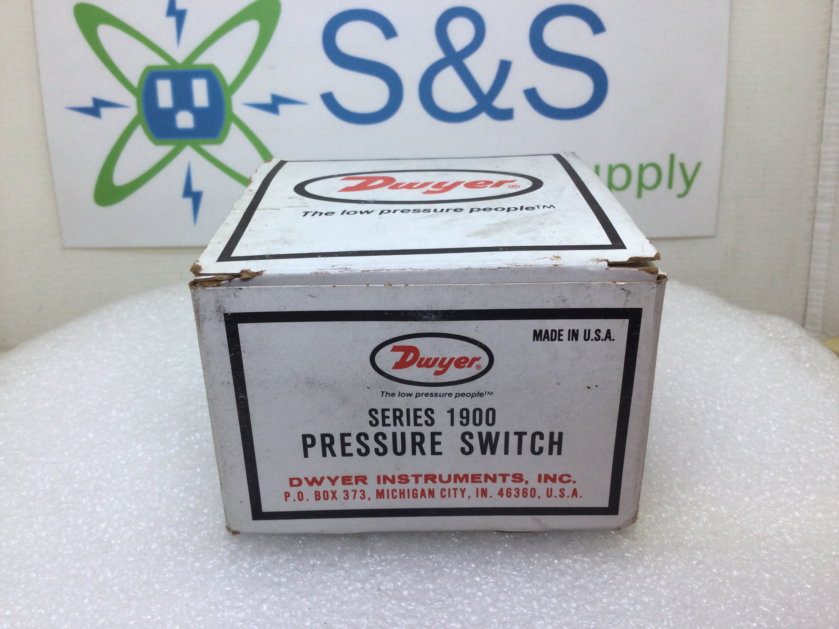 Dwyer 1900-5-MR Differential Pressure Switch