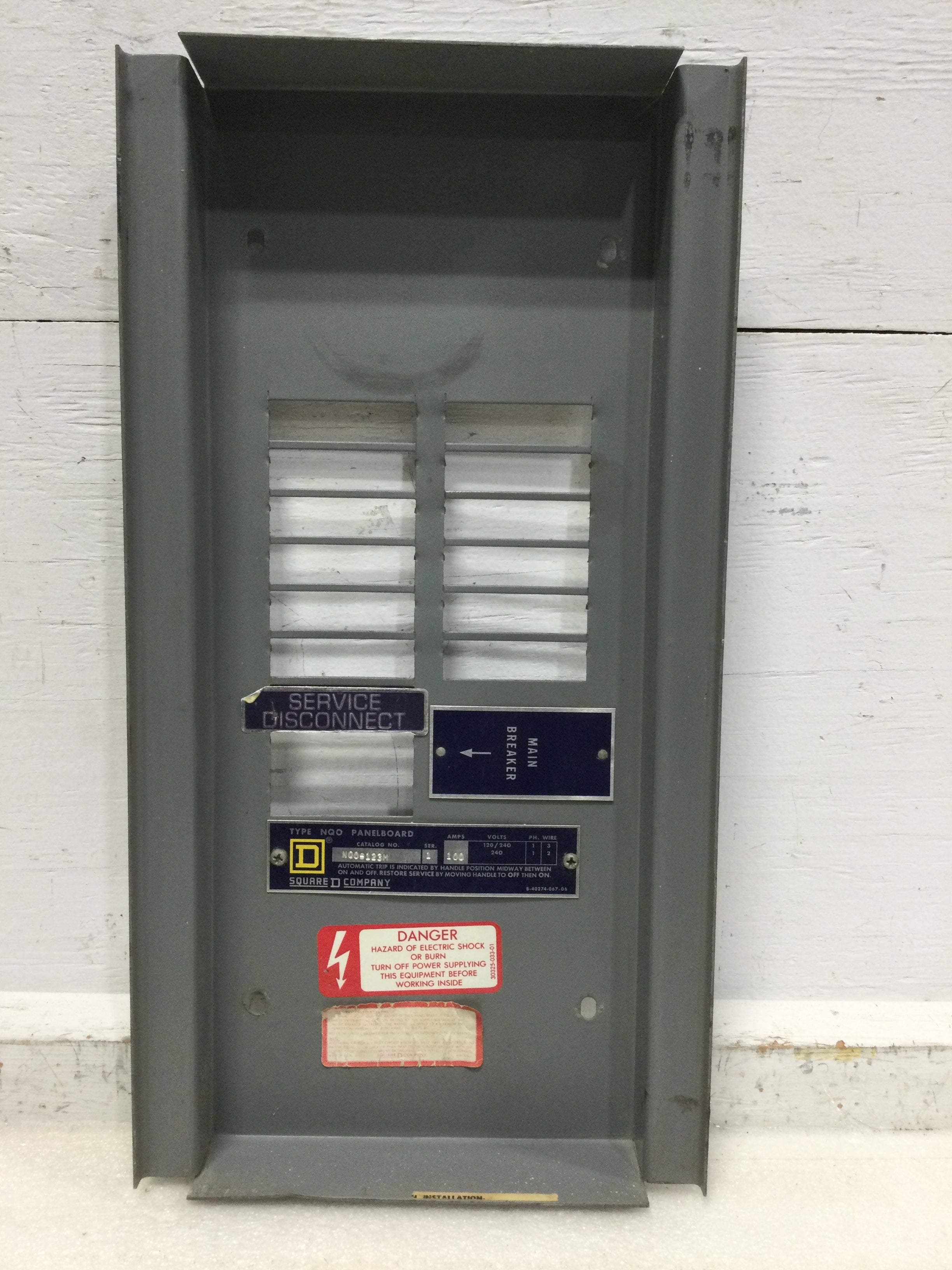 Square D NQO-123M Panelboard Dead Front Only w/Main 100 Amp 120/240V 1