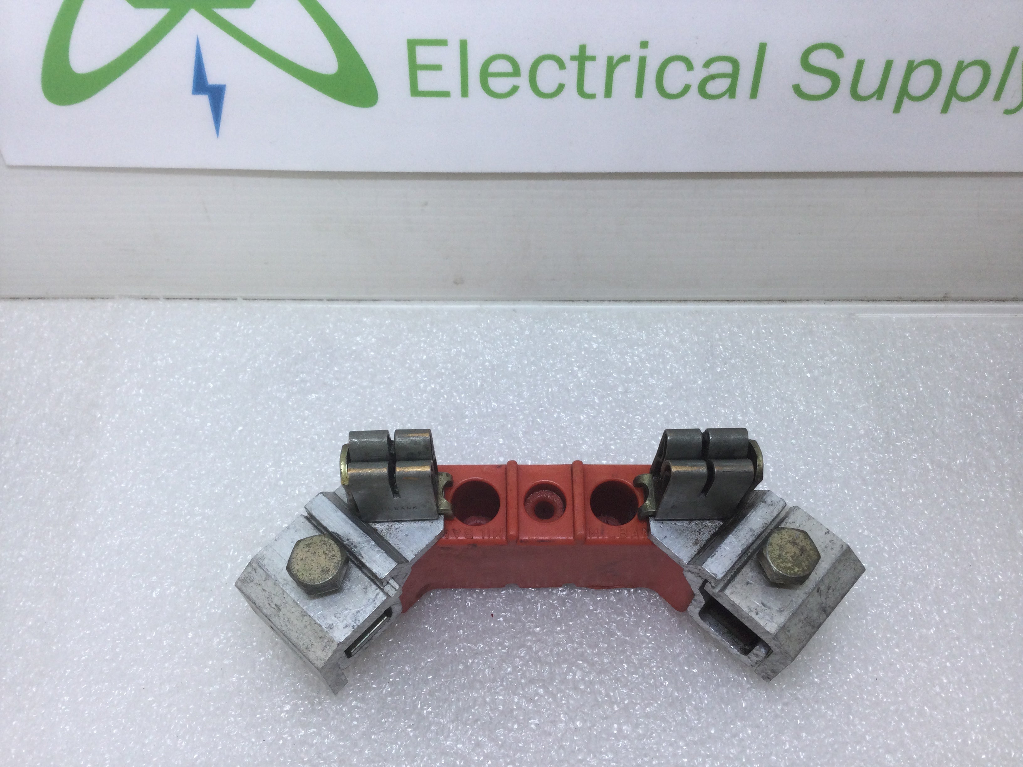 Milbank 125 Amp Meter Socket - Large Lugs