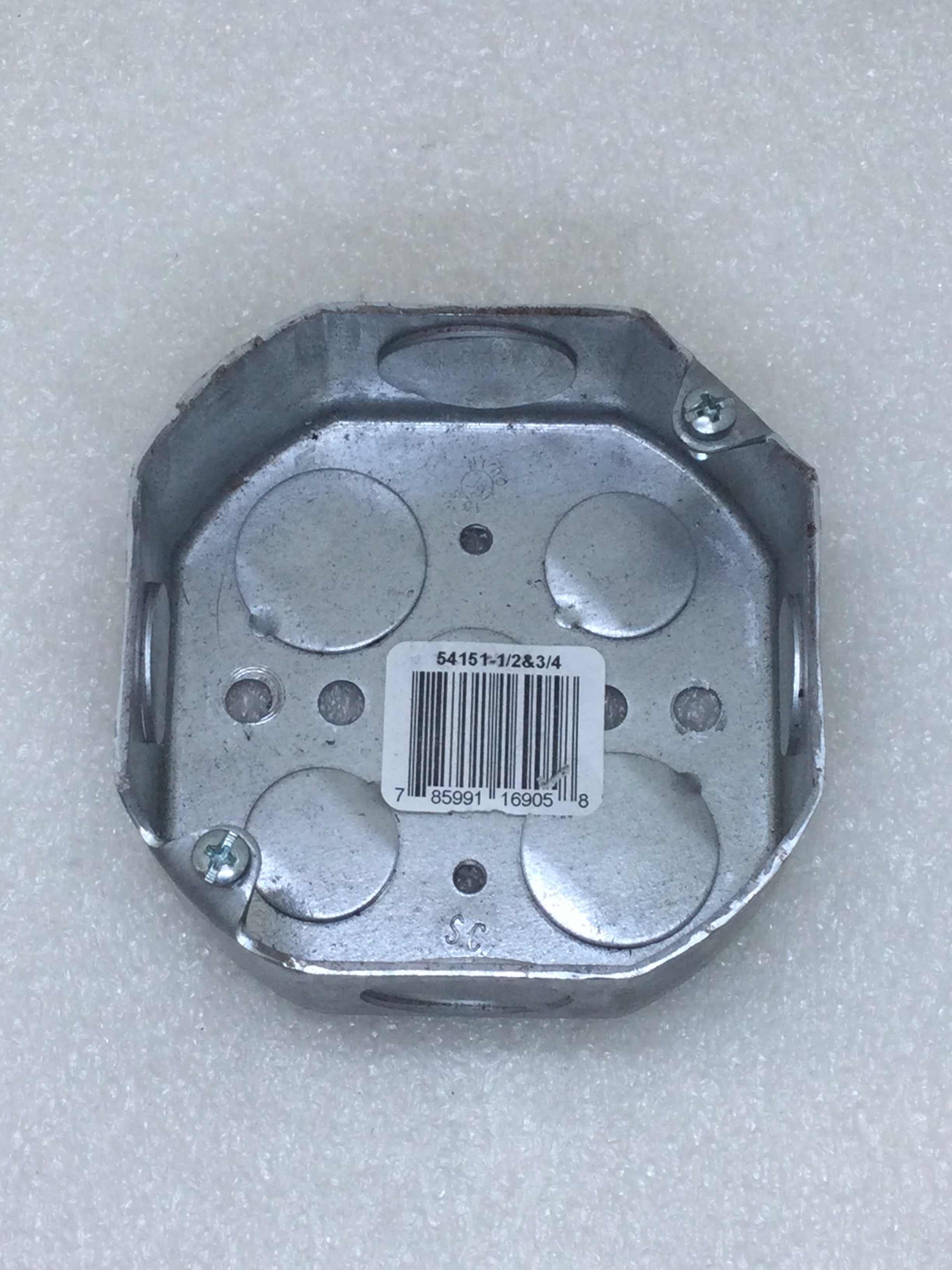 Steel City 54151-1/2&3/4 Metal Octagon Ceiling Box with 1/2" & 3/4" Kn